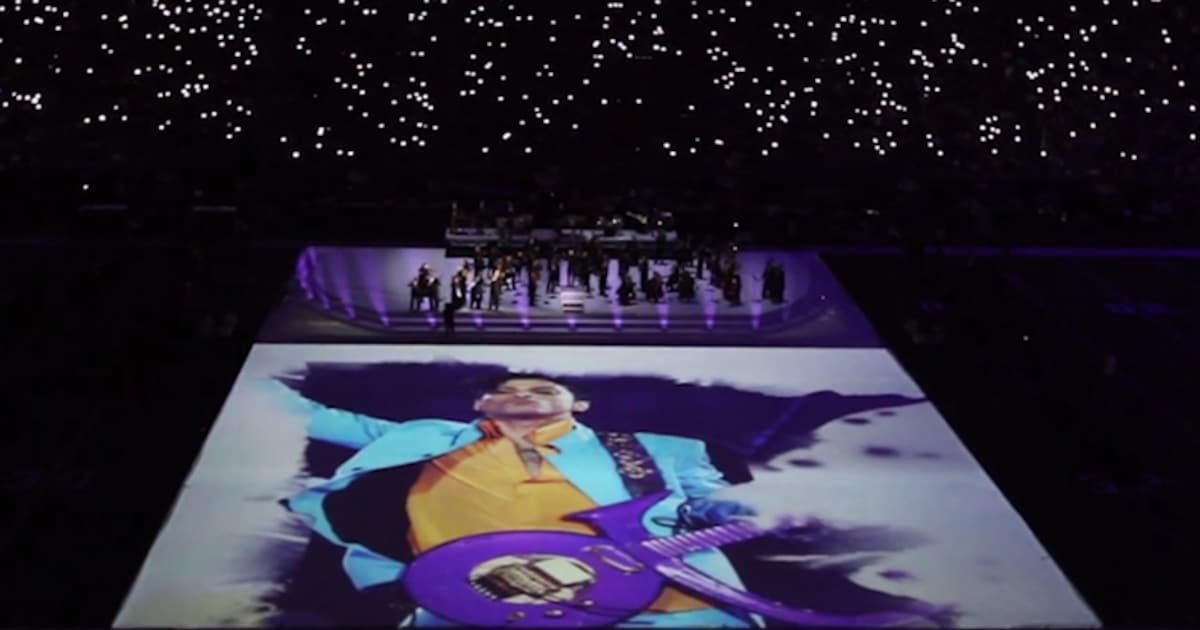 Pakkend eerbetoon aan Prince in NFL (filmpje) | Humo: The Wild Site