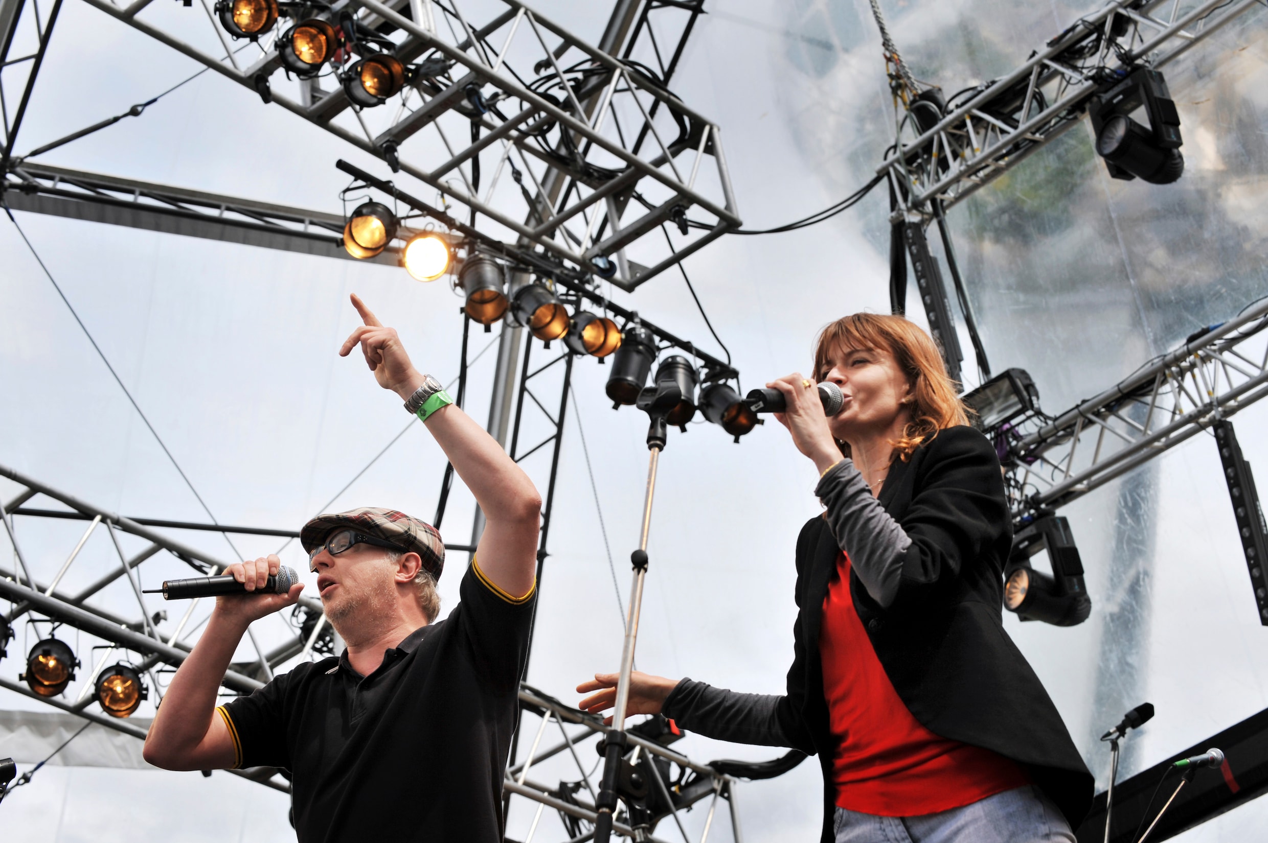 Daan, Otto-Jan Ham en Elisabeth Van Lierop over Show Up for Humanity ...