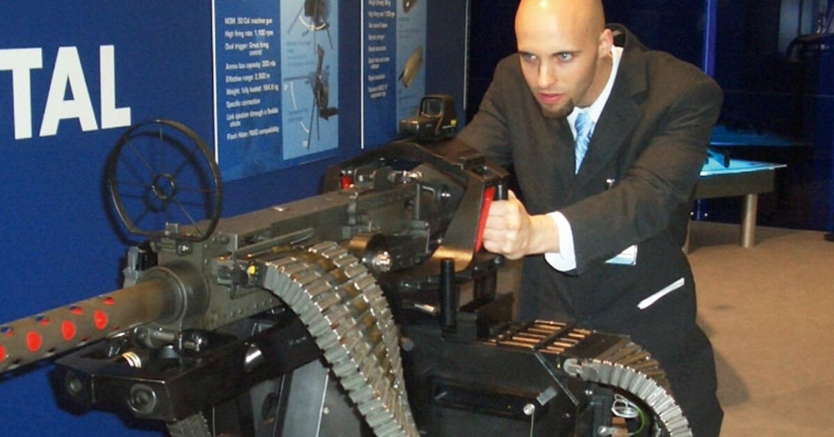 'De dudes': hoe twee losers internationale wapenhandelaars werden ...