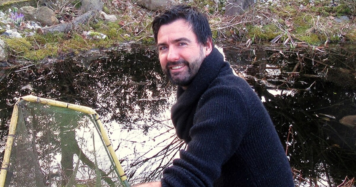 Een mens van goede wil: Peter Engelen helpt padden oversteken | Humo ...