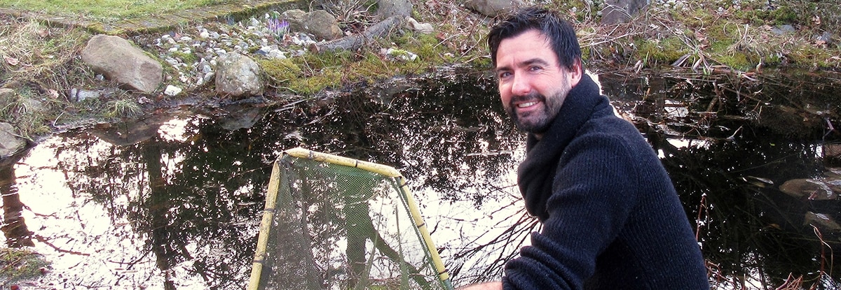 Een mens van goede wil: Peter Engelen helpt padden oversteken | Humo ...