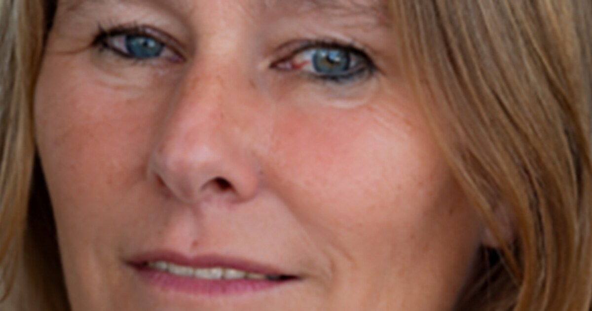 Corien van Zweden - Borsten: de levensloop van een intiem lichaamsdeel ...