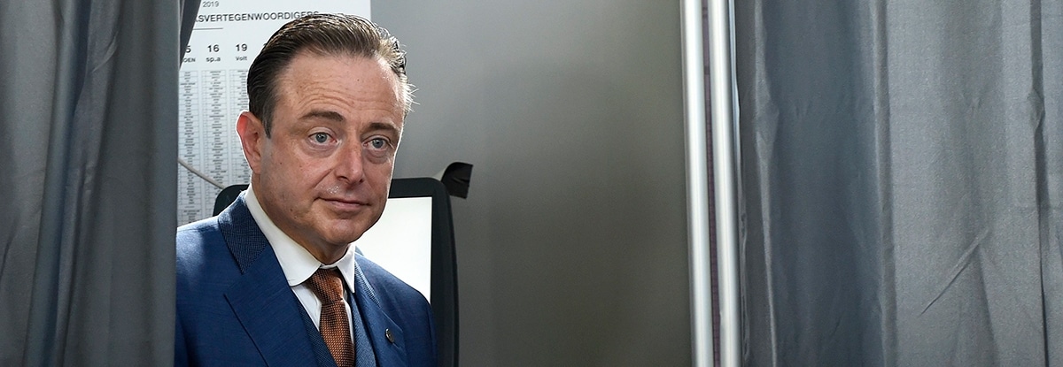 Geel-zwart alarm: N-VA lijkt haar absolute machtspositie kwijt | Humo ...