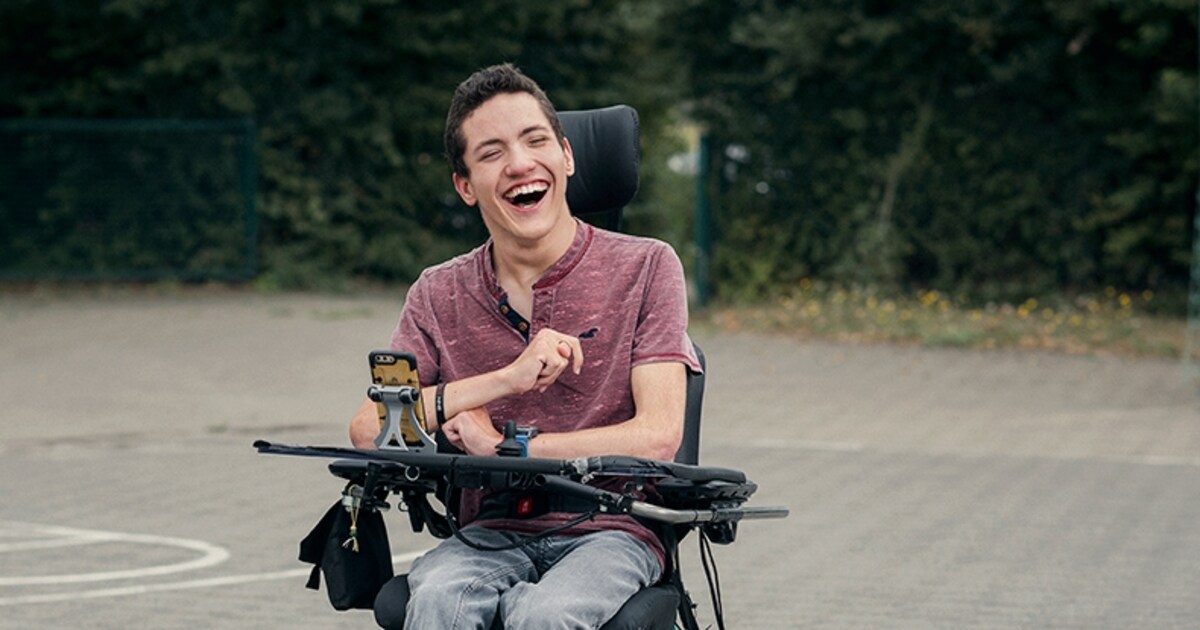 Jordan Decremer entertaint vanuit zijn rolstoel duizenden fans op ...