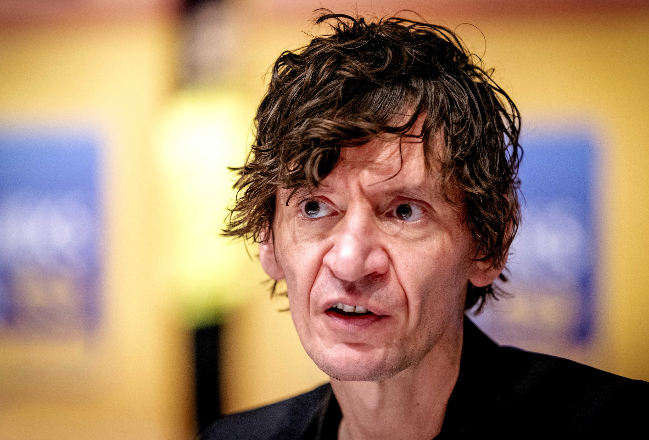 Peter Buwalda: ‘Een verbijsterend jaar waarin de massa bepalend was ...