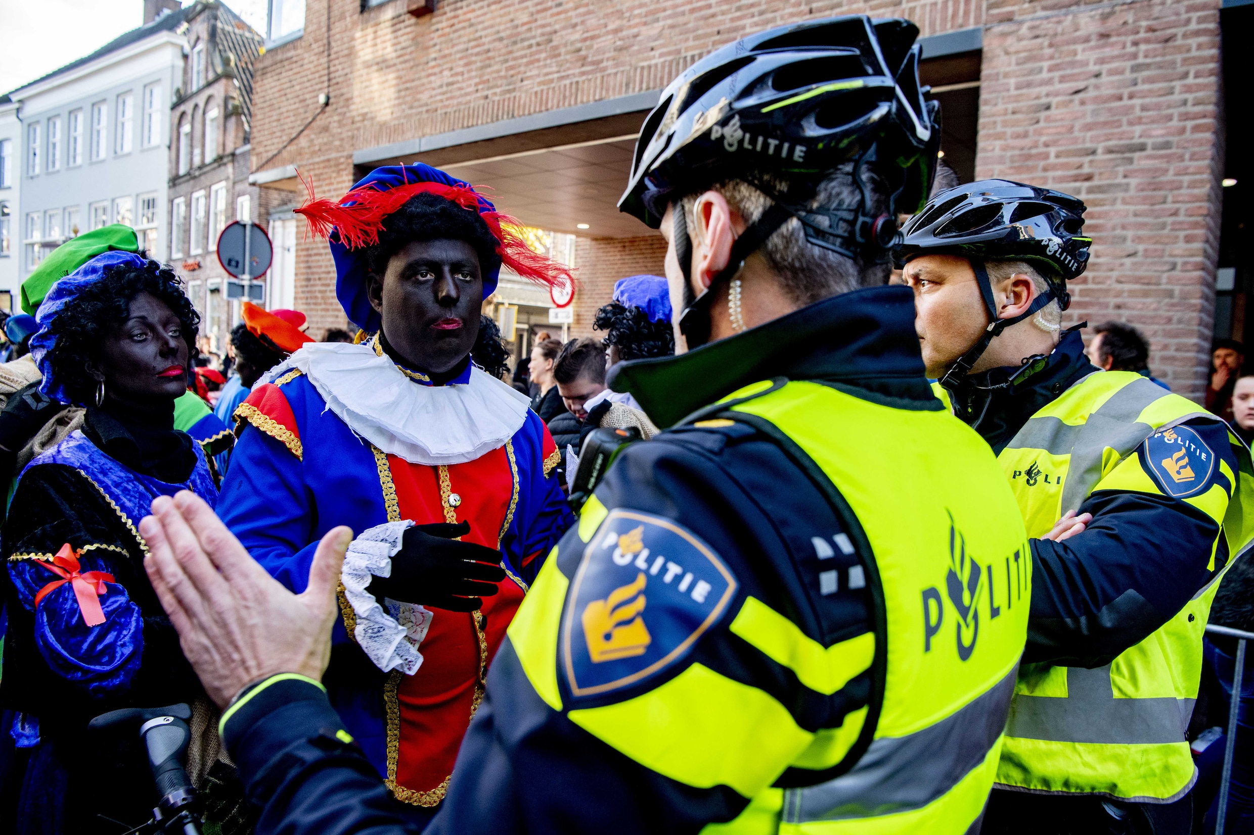 ‘Piet is veranderd: een gitzwarte piet of een roetpiet, geen kind dat ...