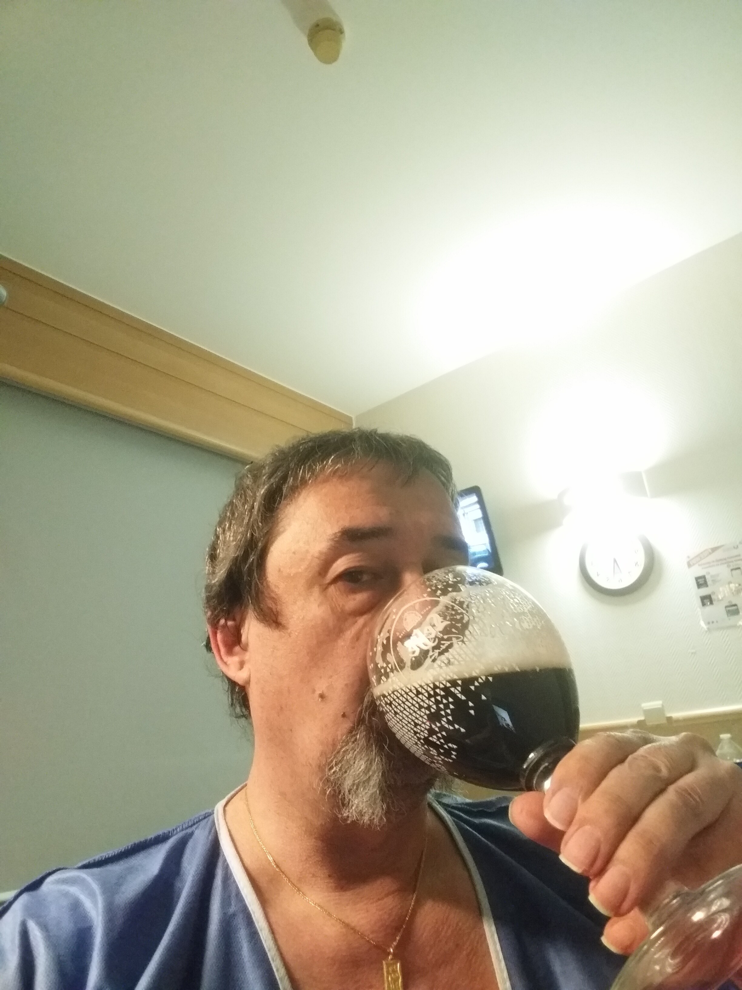 ‘Alle journalisten brachten hetzelfde mee: een sixpack Coronabier ...