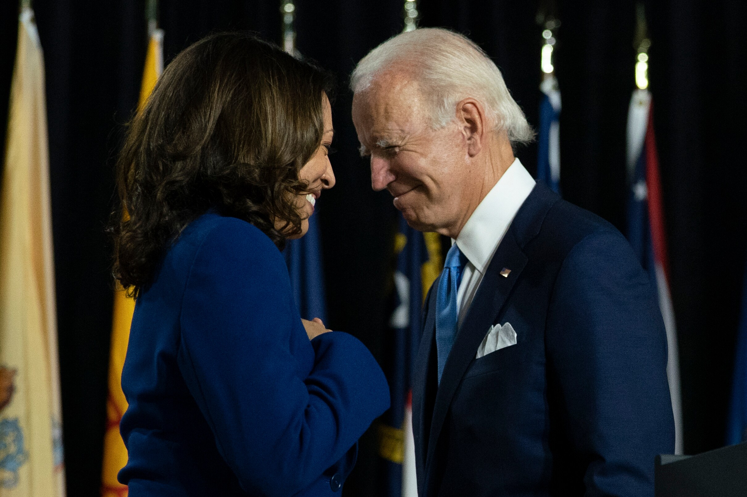 ‘Hoe kan een vrouw nog running mate van Joe Biden zijn?’ | Humo: The ...