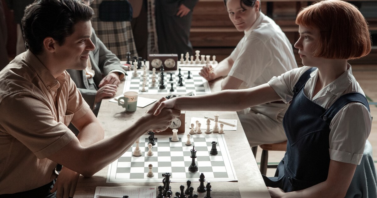 Wie is de schepper van ‘The Queen’s Gambit’? En wat maakt zijn boeken ...