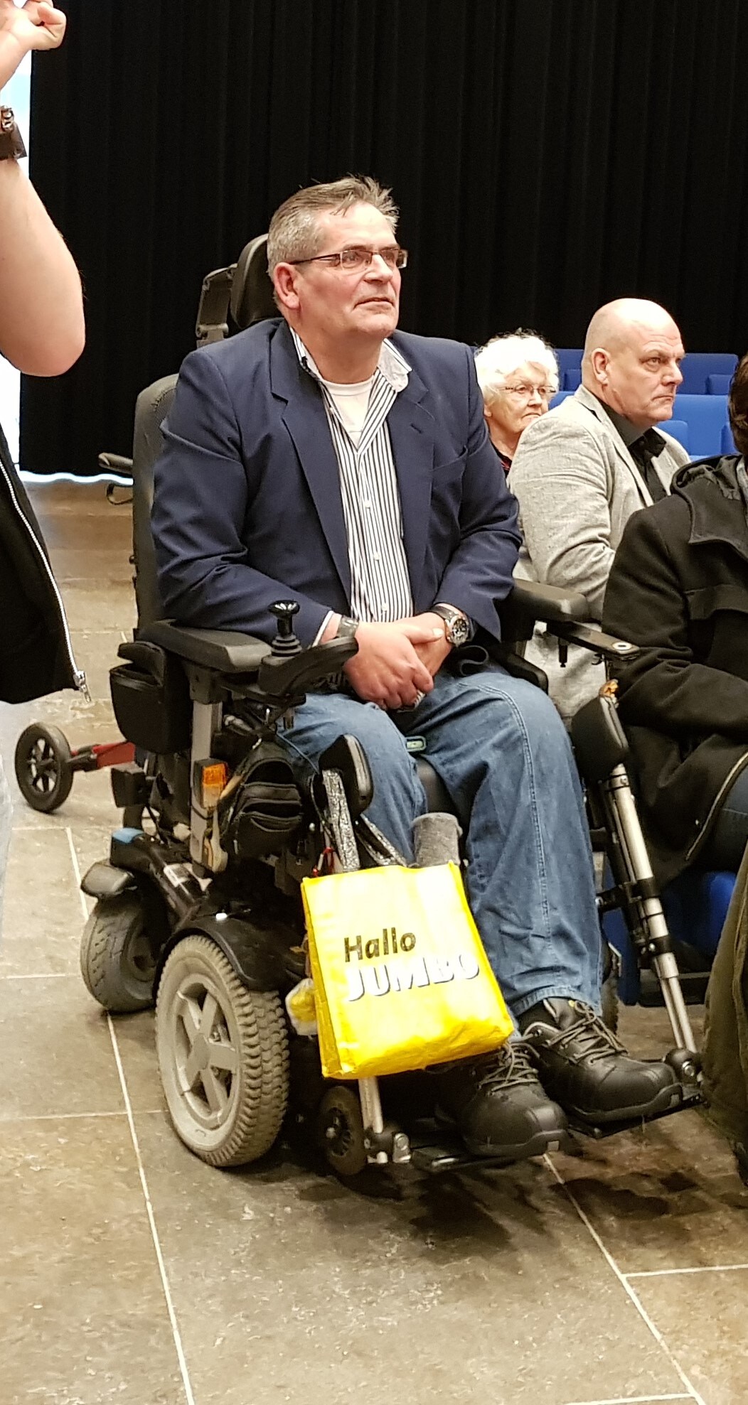 Na acht jaar in een rolstoel kan Frank weer lopen, met dank aan corona ...