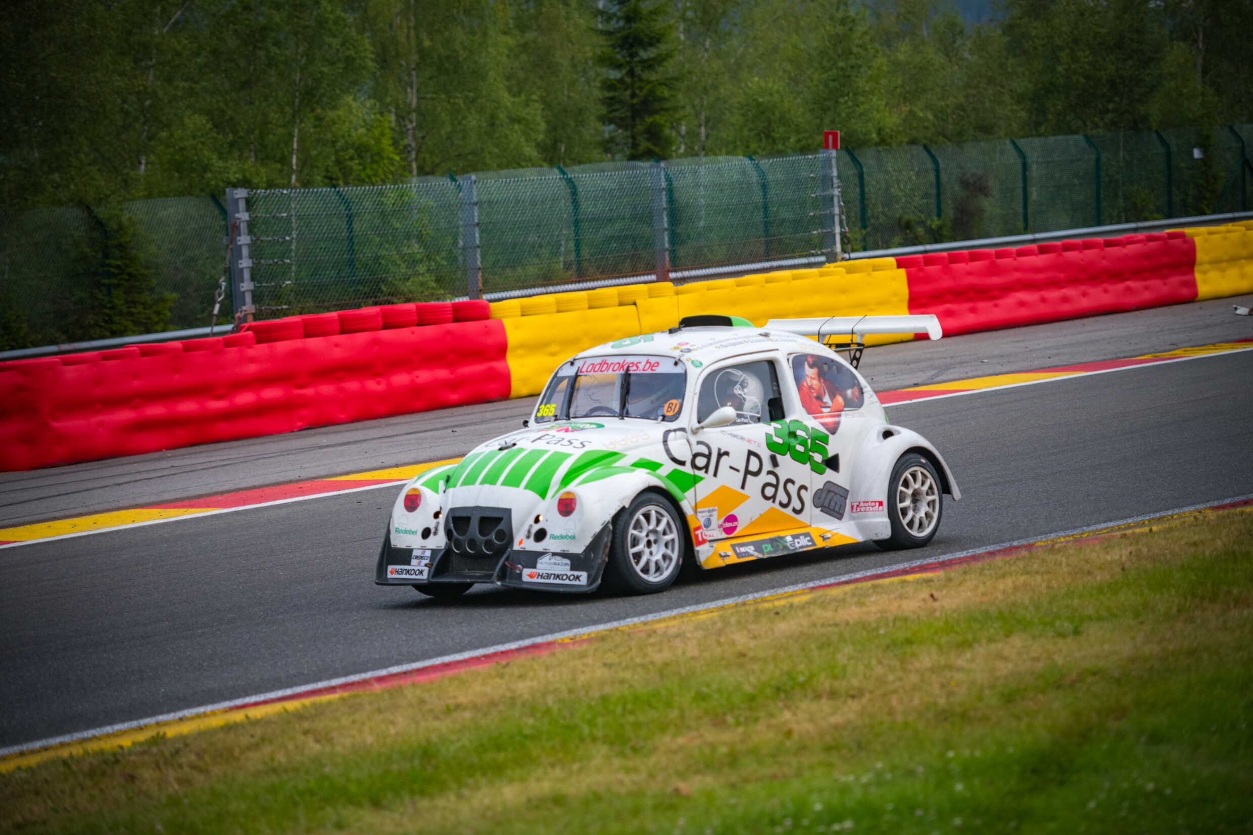 WINNEN: Race mee in de VW Fun Cup op het mythische circuit van ...