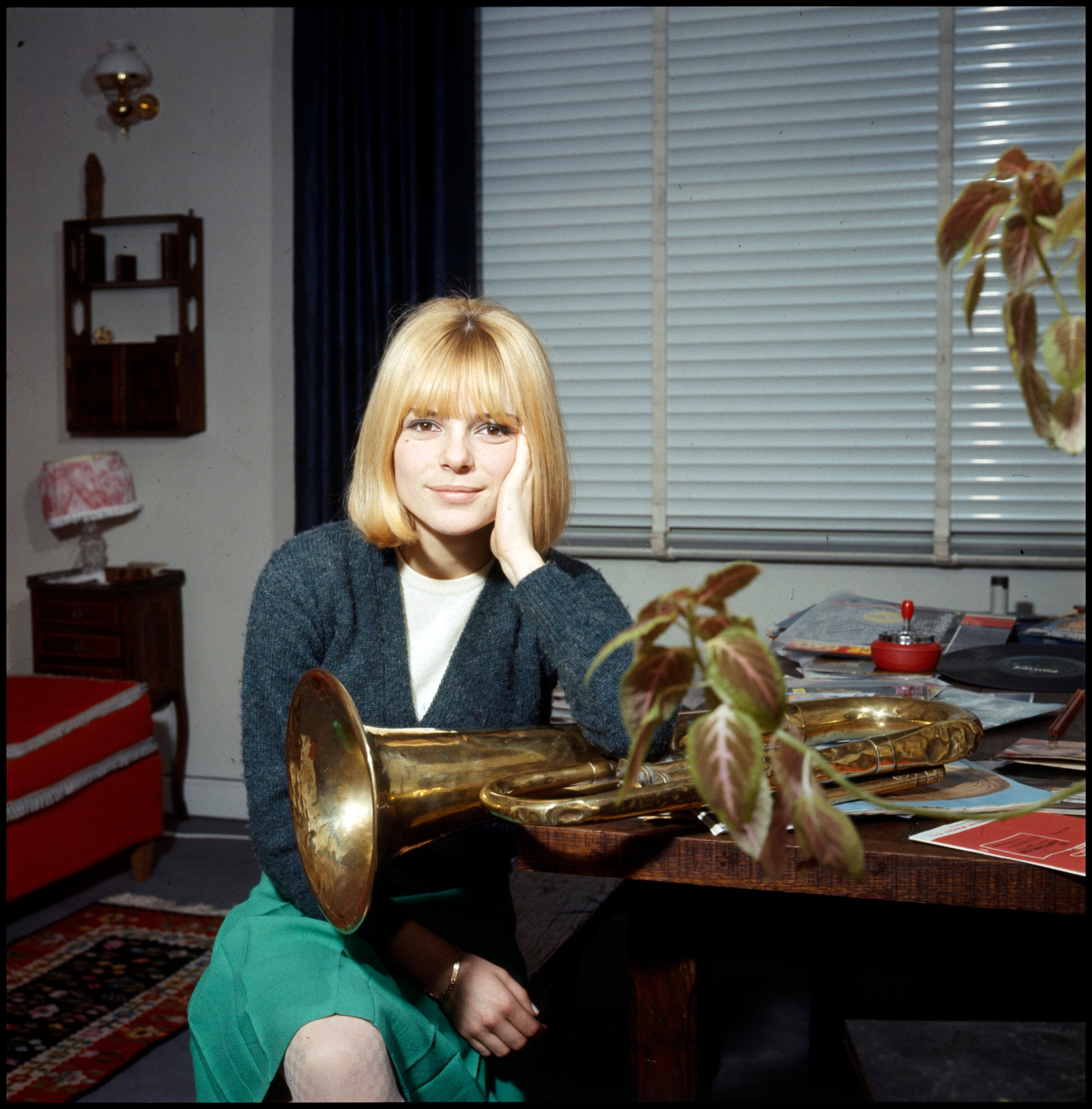 ‘Na haar ontmoeting met Serge Gainsbourg ging France Gall pop for now ...