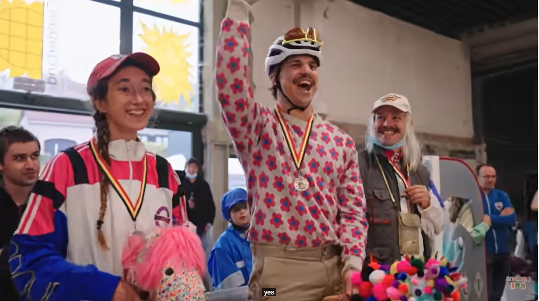 Average Rob is Belgisch kampioen stokpaardrijden: ‘De benen zaten goed ...