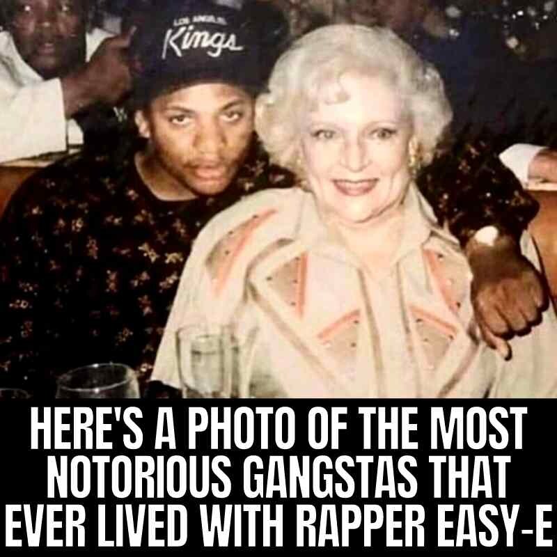 De beste memes ter ere van Betty White, die vandaag 100 zou zijn ...