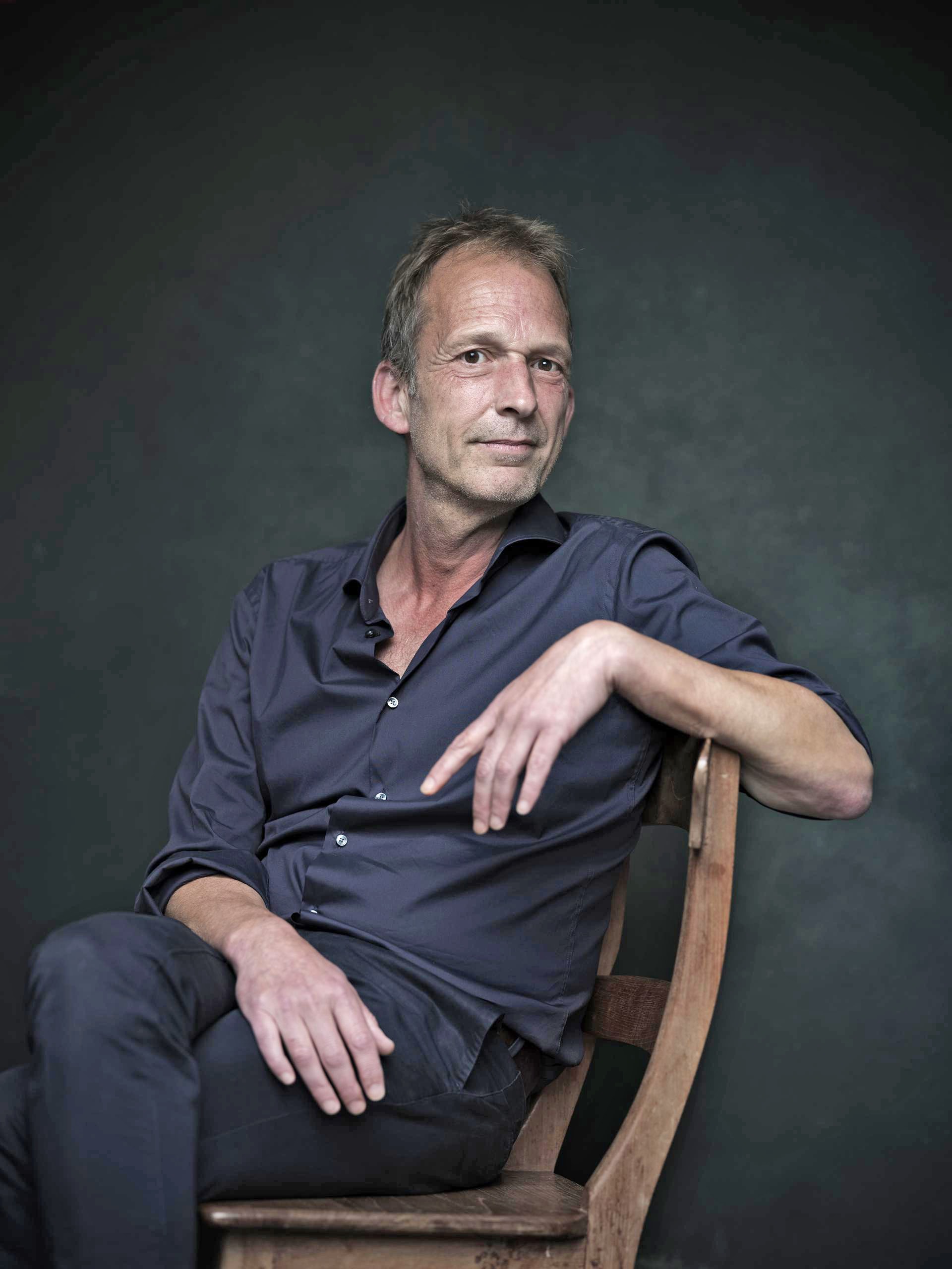 Review: 'Neven' van Peter Middendorp is een heerlijke roman | Humo: The ...