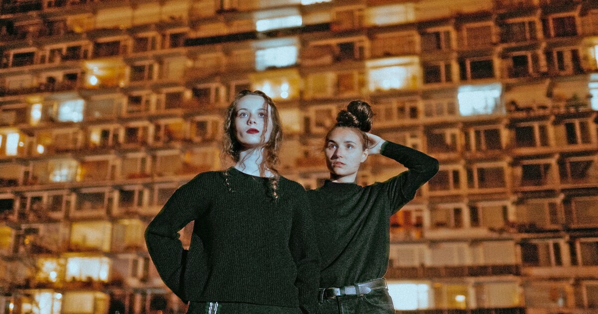 Kids With Buns: ‘Vrouwenbladen blijven magerzucht promoten’ | Humo: The ...