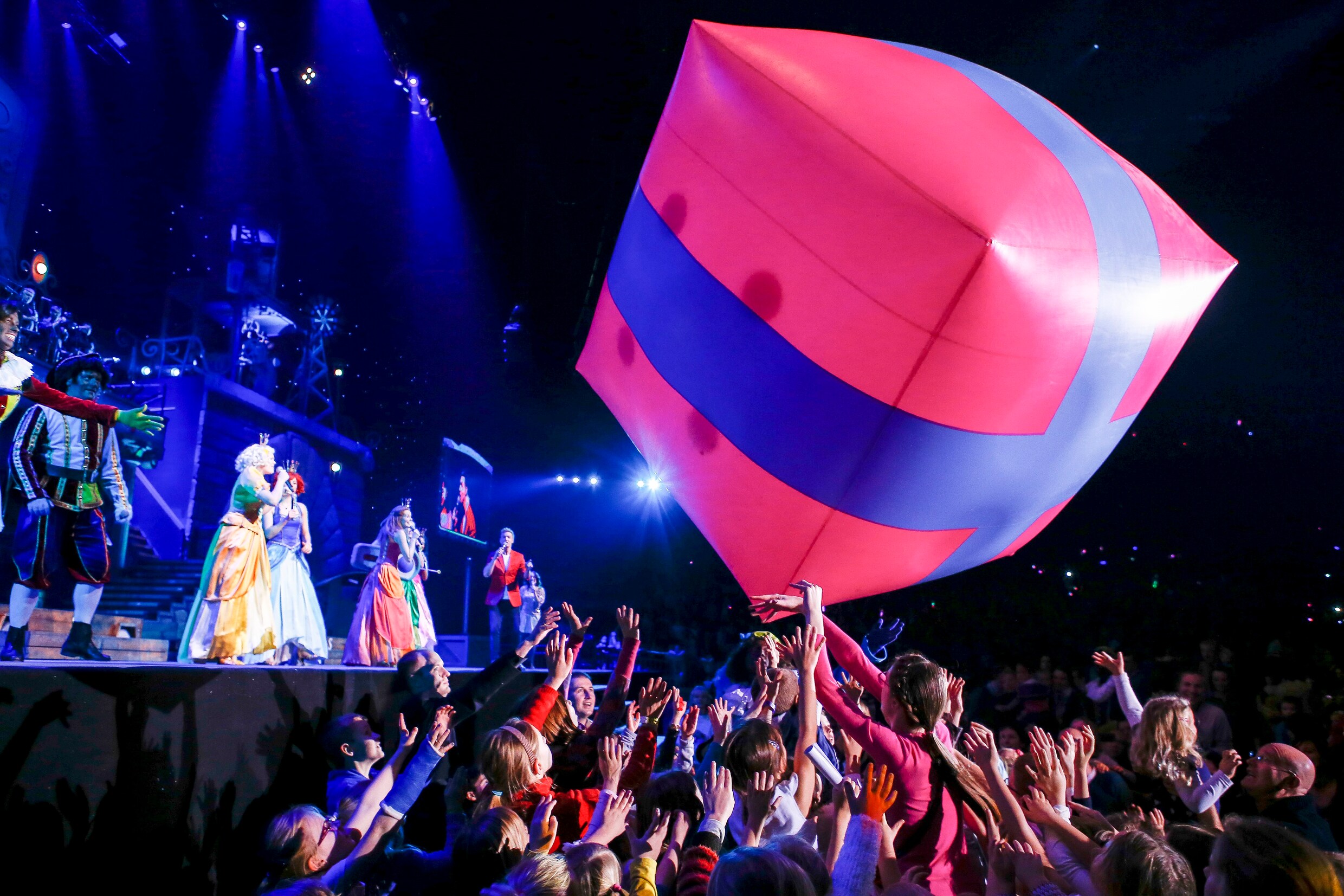 Bezieler van Studio-100-koor komt in opspraak om seksueel wangedrag ...