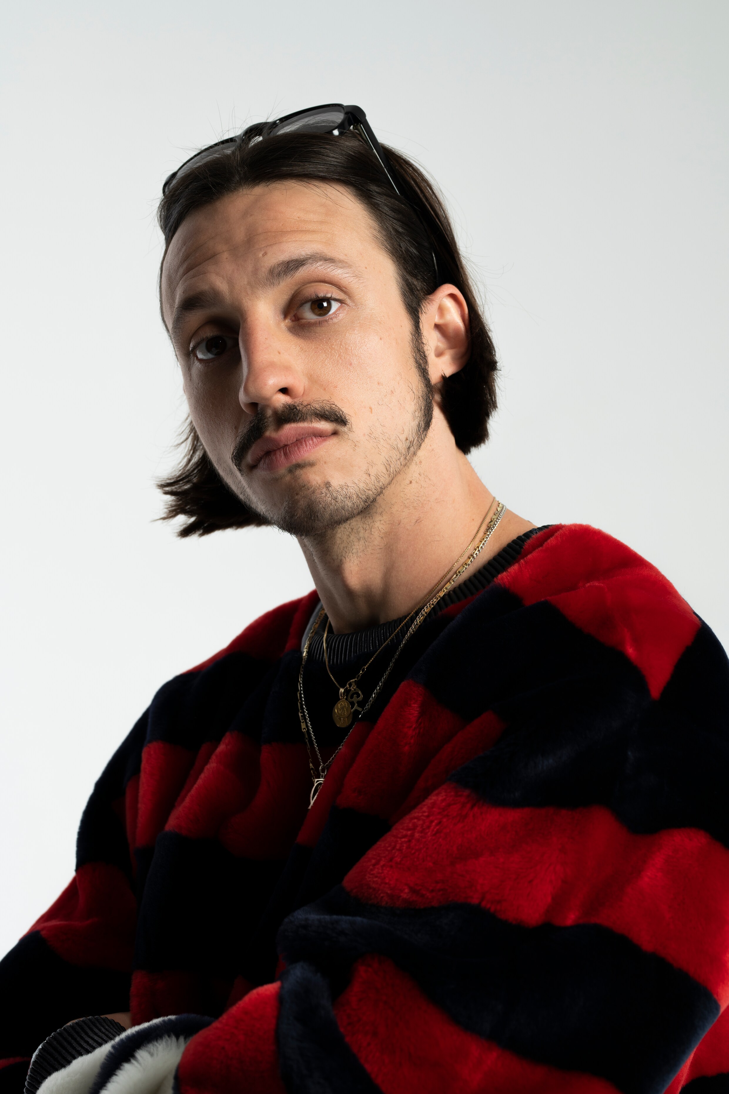 ‘Ik ben sneller dan Kylian Mbappé, ik zing beter dan Angèle en ben ...