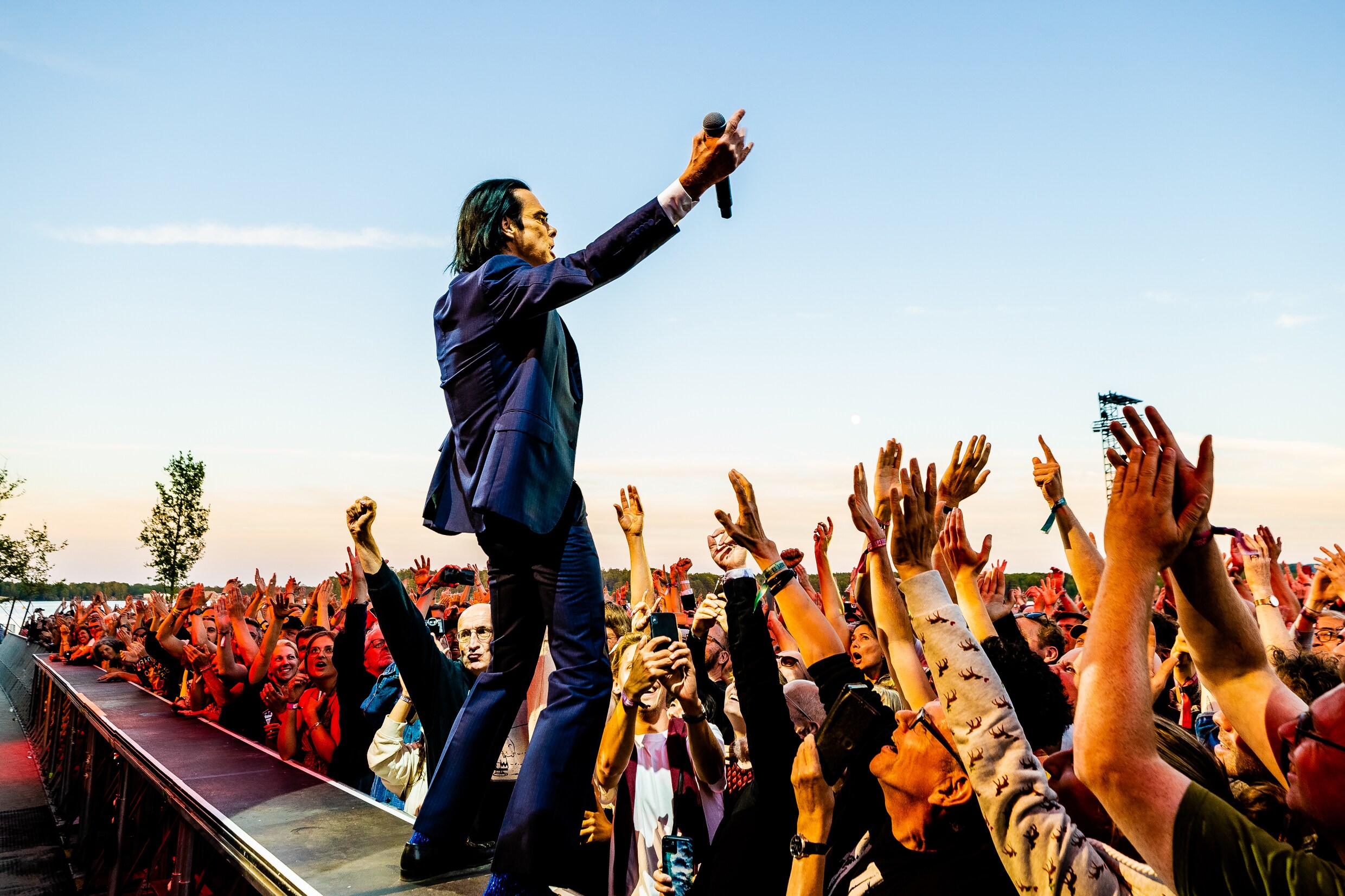 Nick Cave: ‘De liefde van mijn moeder kon niet voorkomen dat ik viel ...