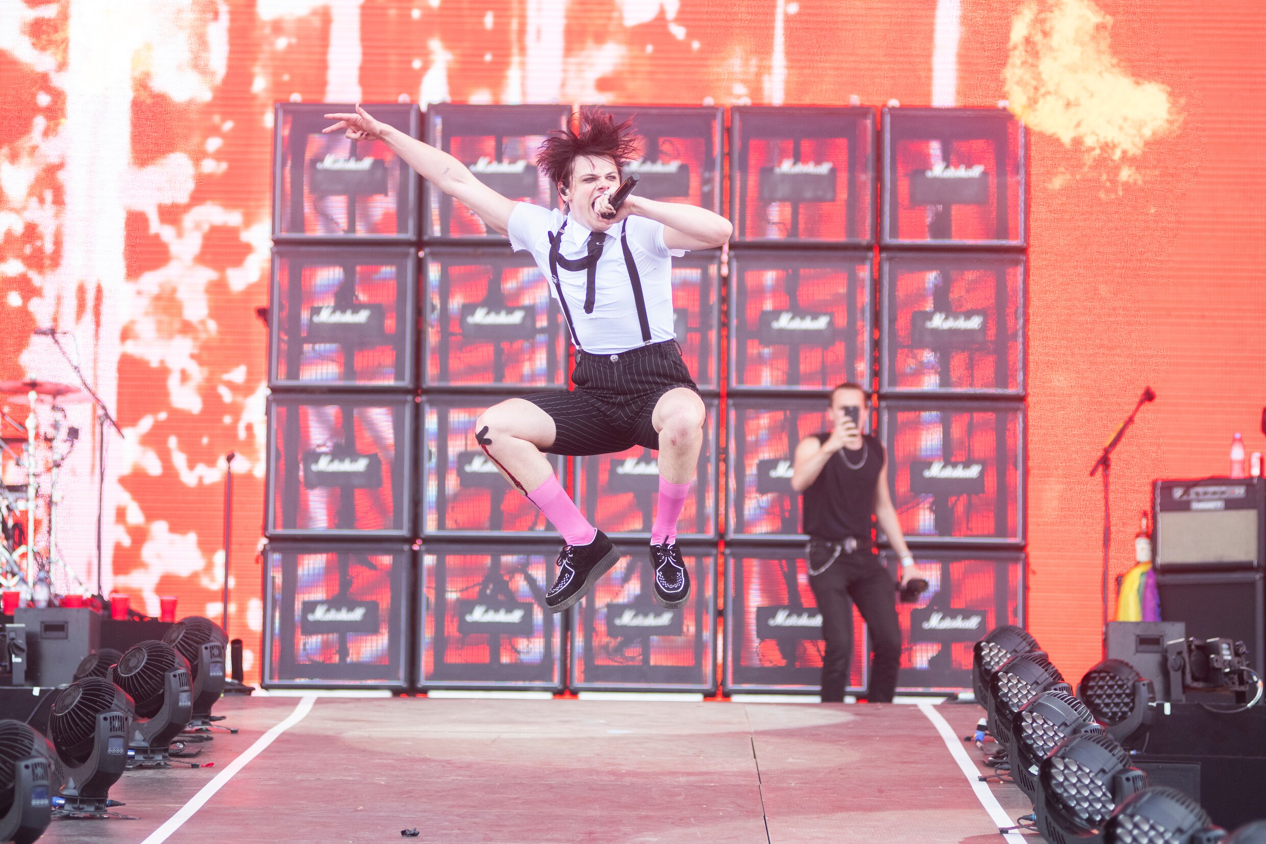 Bij Yungblud op Rock Werchter was het gezellig moshen met de glimlach ...
