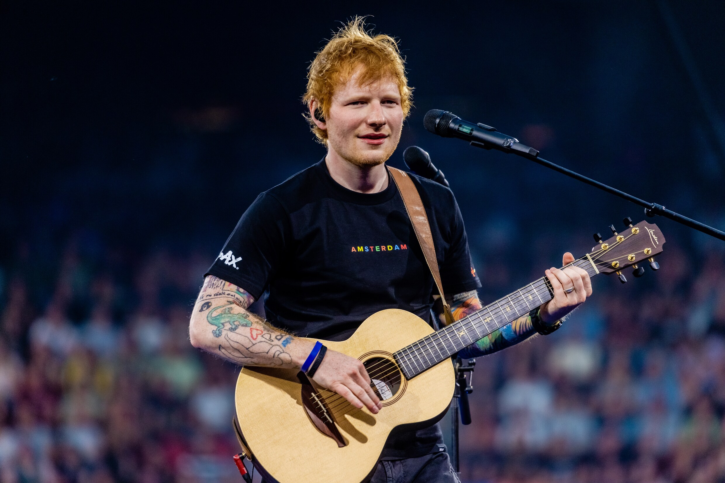 Ed Sheeran kondigt nieuwe plaat ‘-’ aan over ‘gevoelens van angst en ...