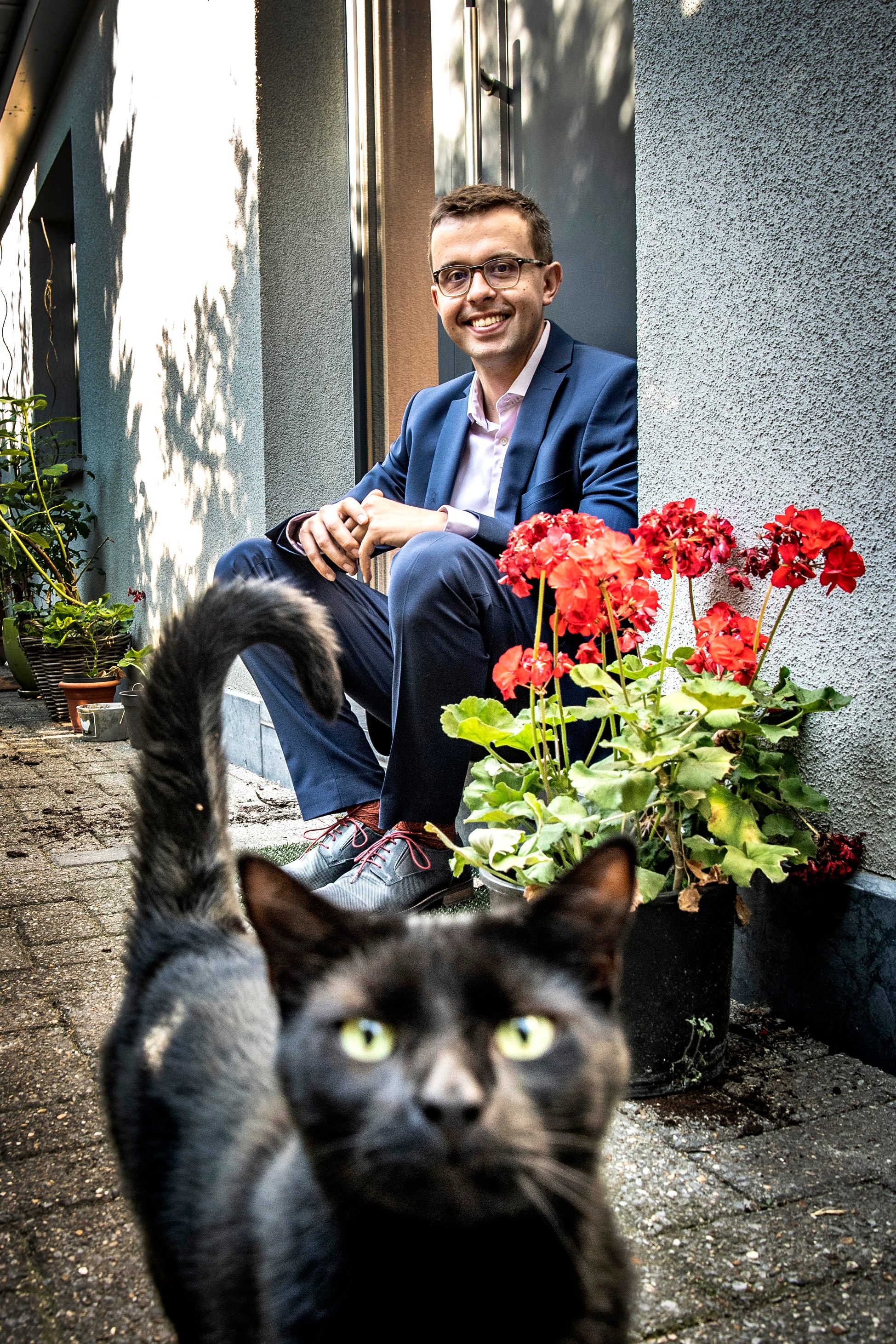 ‘Hij perste meisjes af met naaktbeelden. Sommigen moesten hem zelfs ...