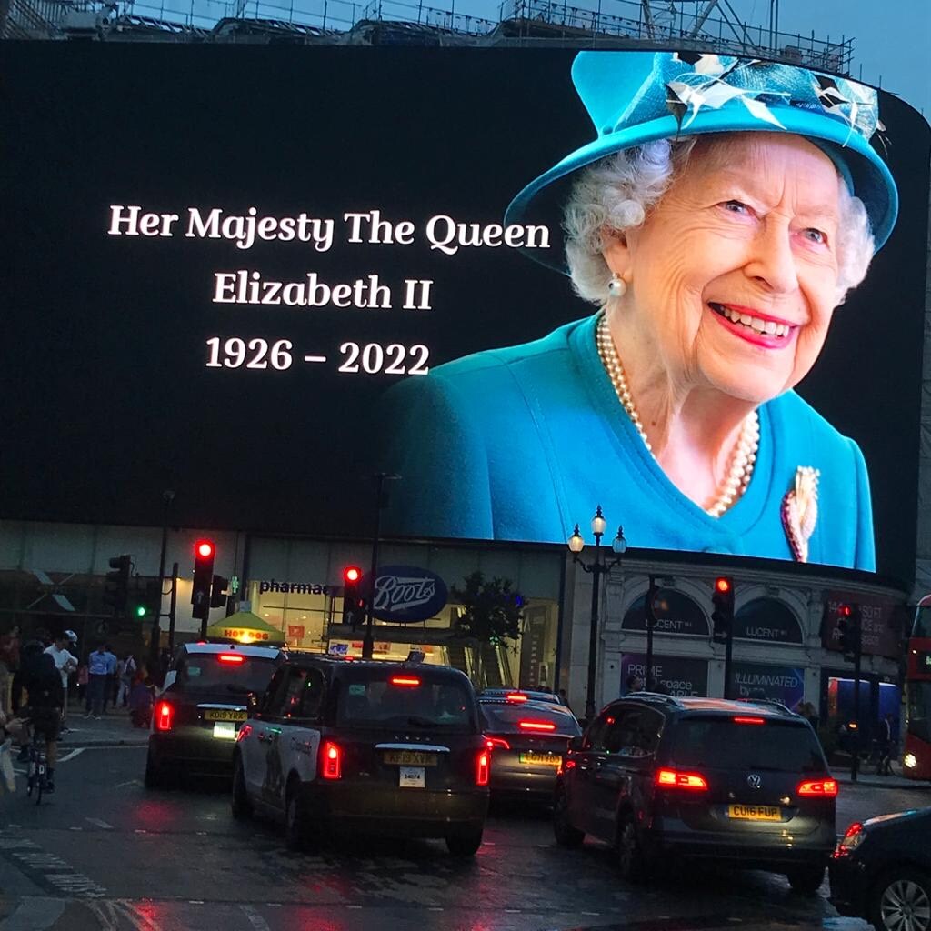 Serge Simonart herdenkt Queen Elizabeth II: ‘We’ll meet again, Ma’am ...