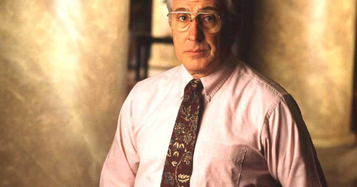 Special Agent Robert K. Ressler sprak met meer dan honderd ...