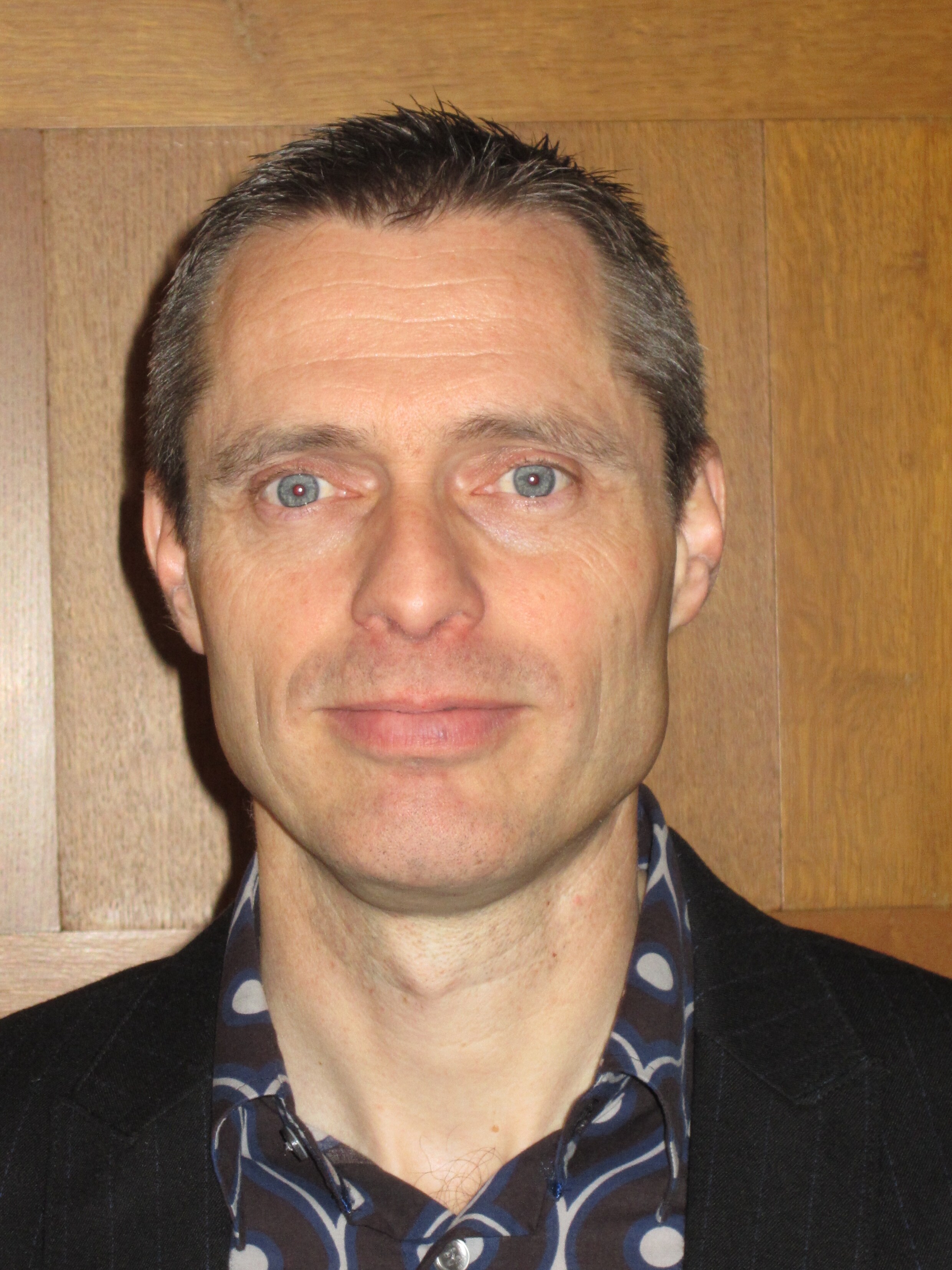 Besparingstips voor spilzieke politici: ‘De opstappremies zijn buiten ...