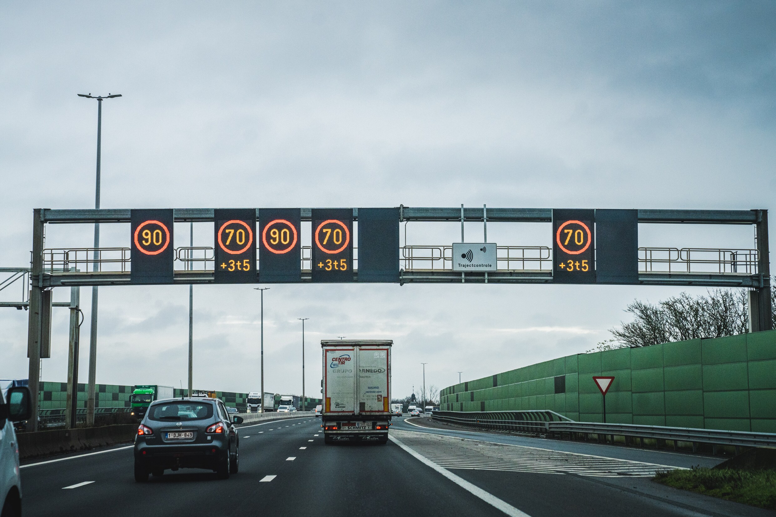 ‘Volgens het verkeersreglement is onnodig toeteren strafbaar’ | Humo ...