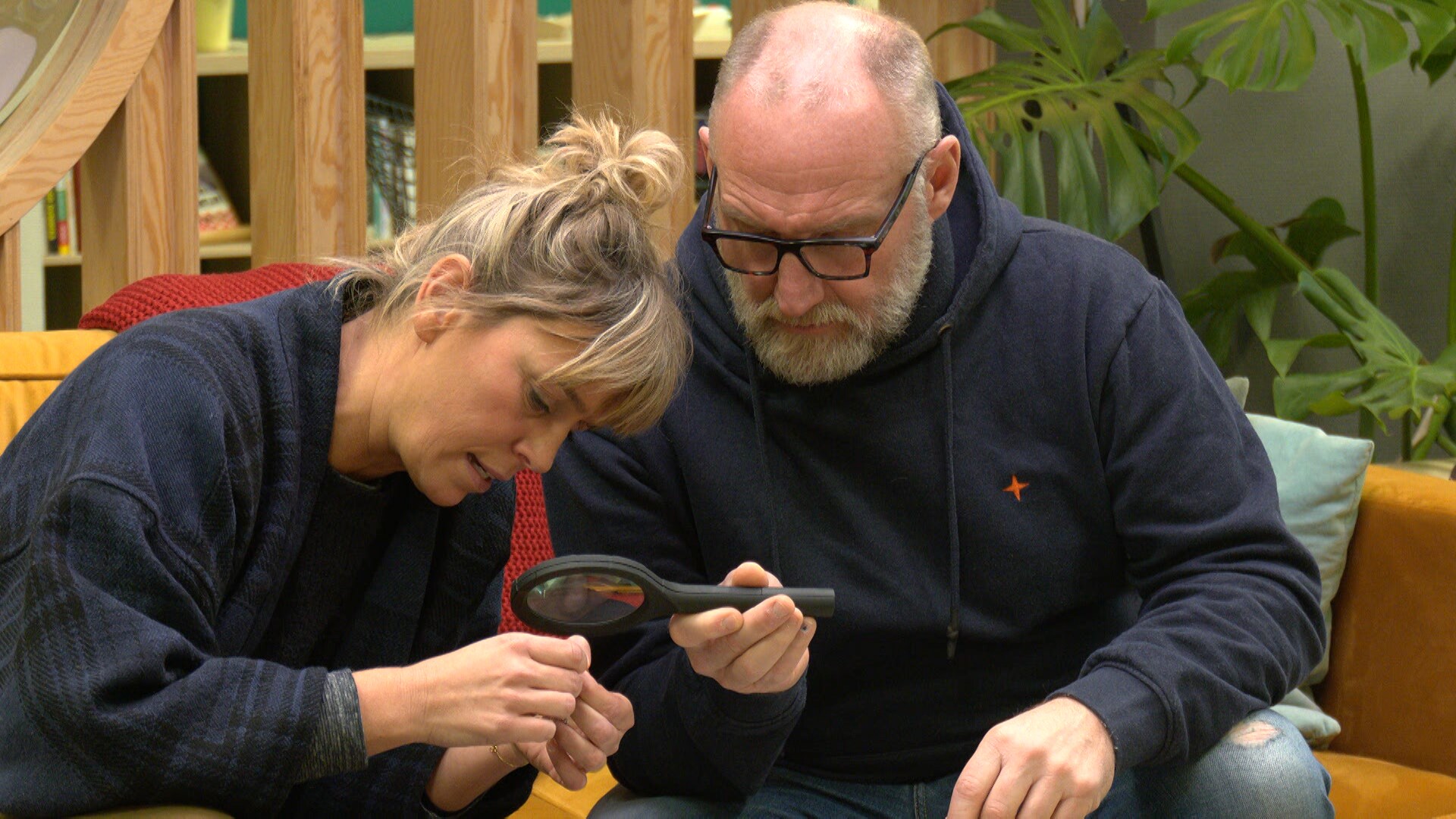 Lees hier onze recensie van 'Factcheckers' op Eén | Humo: The Wild Site