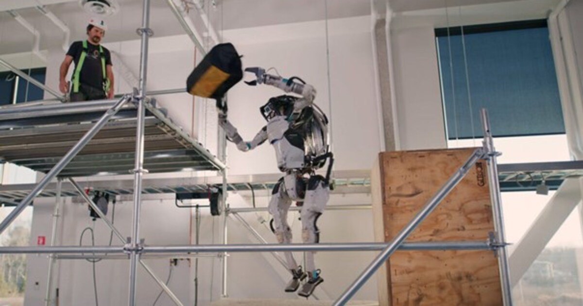 Er komt een dag dat een robot zelfs na drie backflips een betere column ...