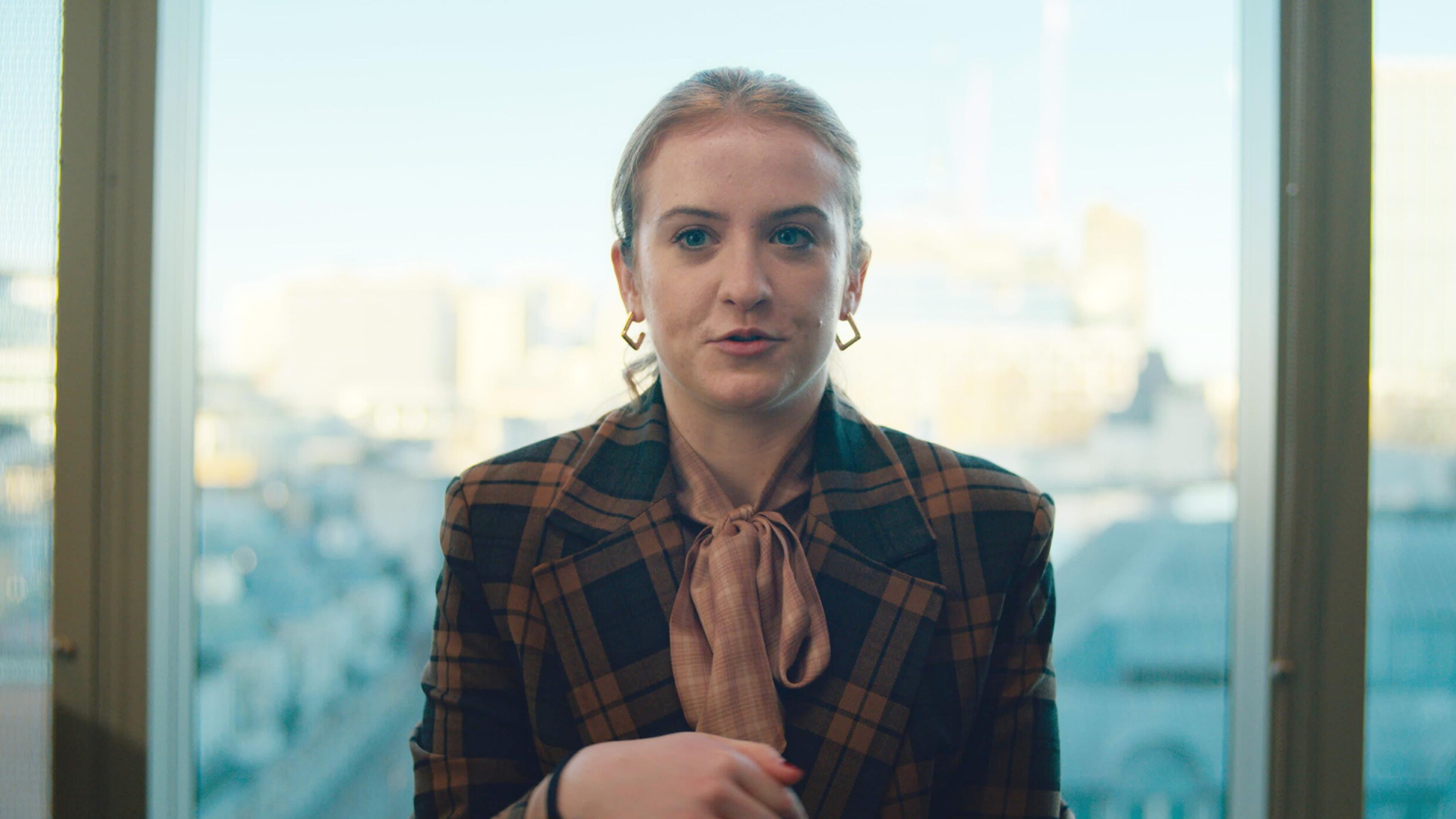 Vanavond op tv: Kaley Cuoco zuipt, Jeroen Meus rouwt en Simon Mignolet ...