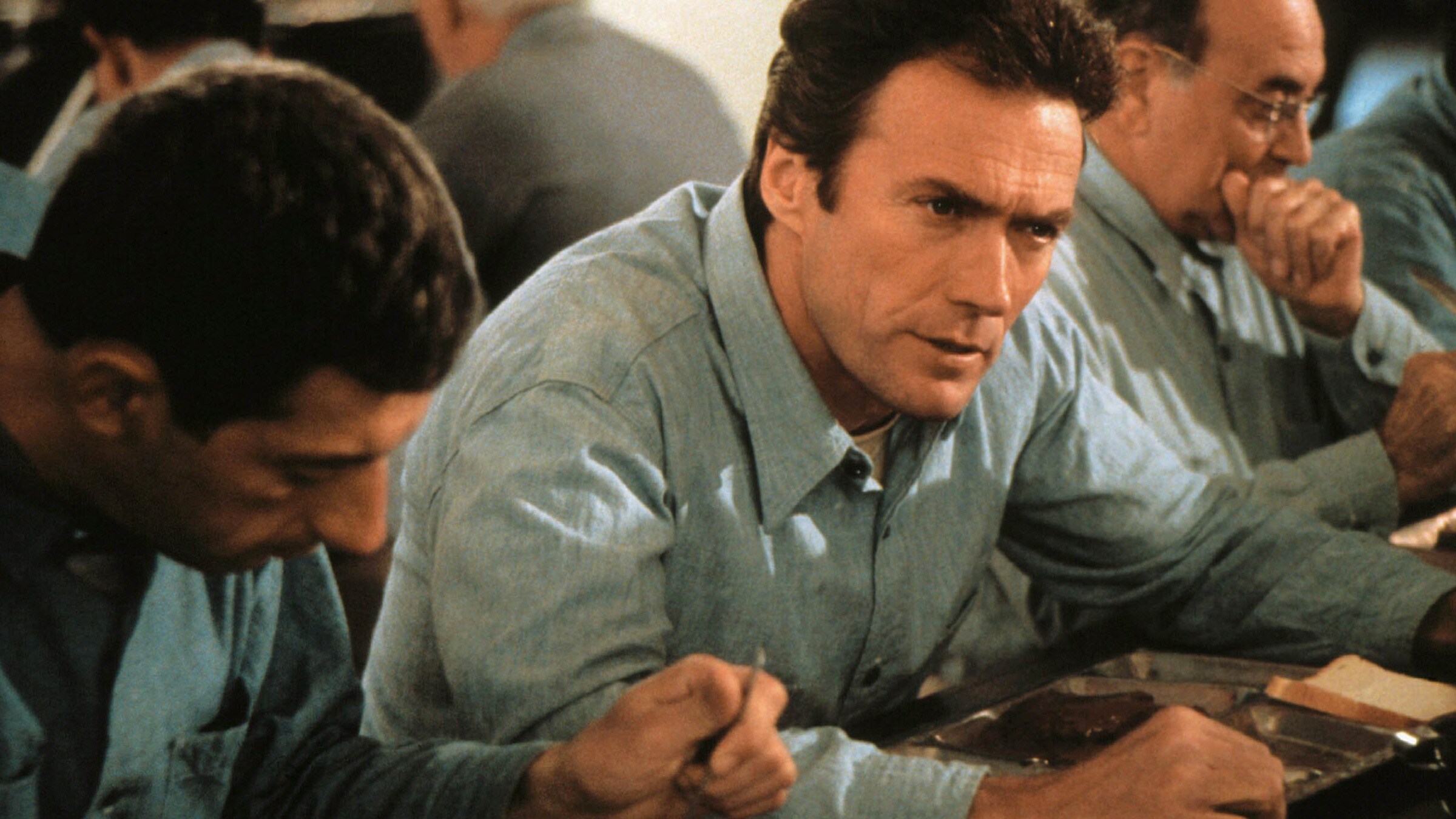 Matteo Simoni als Dennis Black Magic, één van de sterkste ...