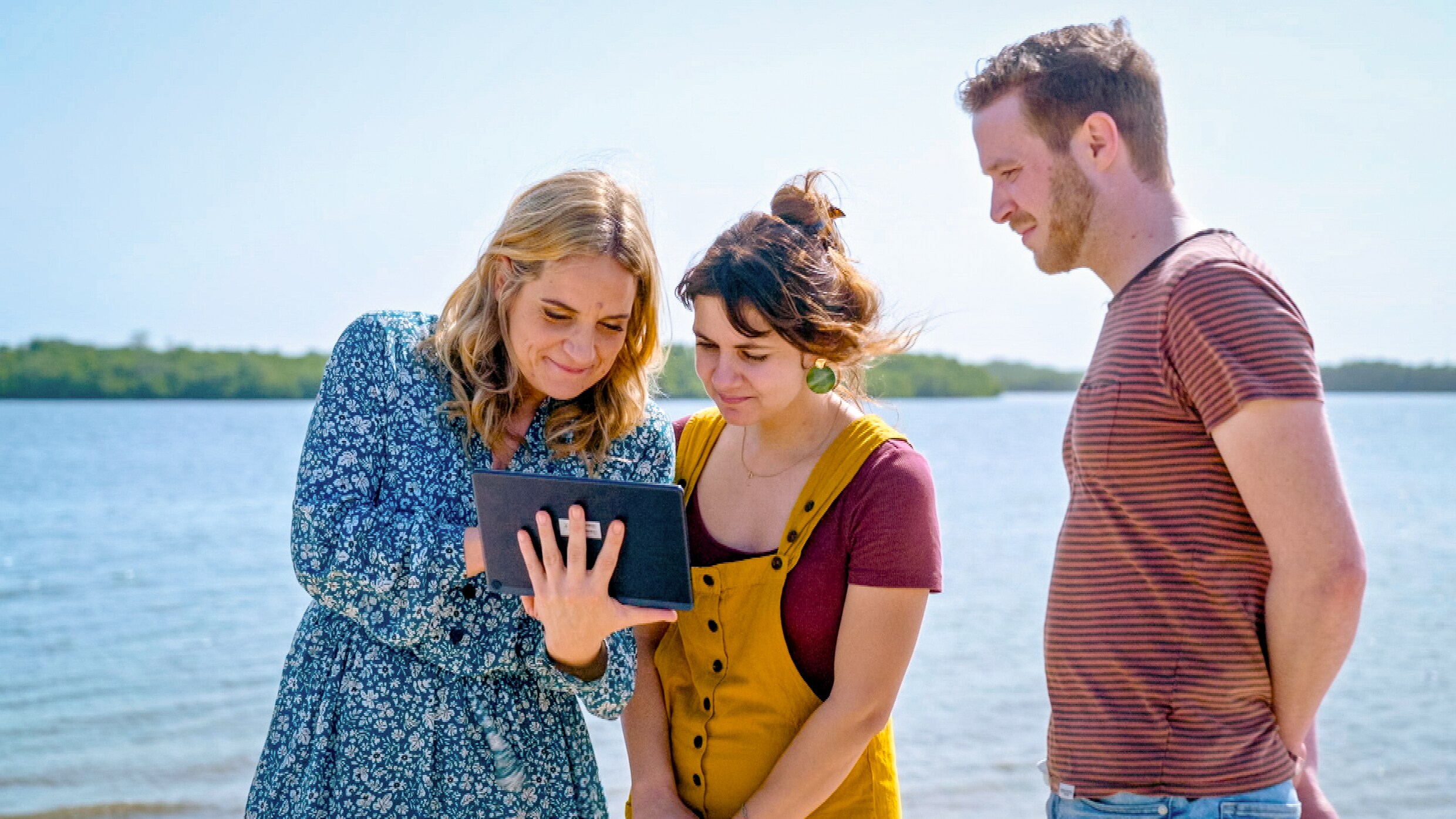 Recensie ‘Verliefd, verloofd, getrouwd in 24u’: vederlicht | Humo: The ...