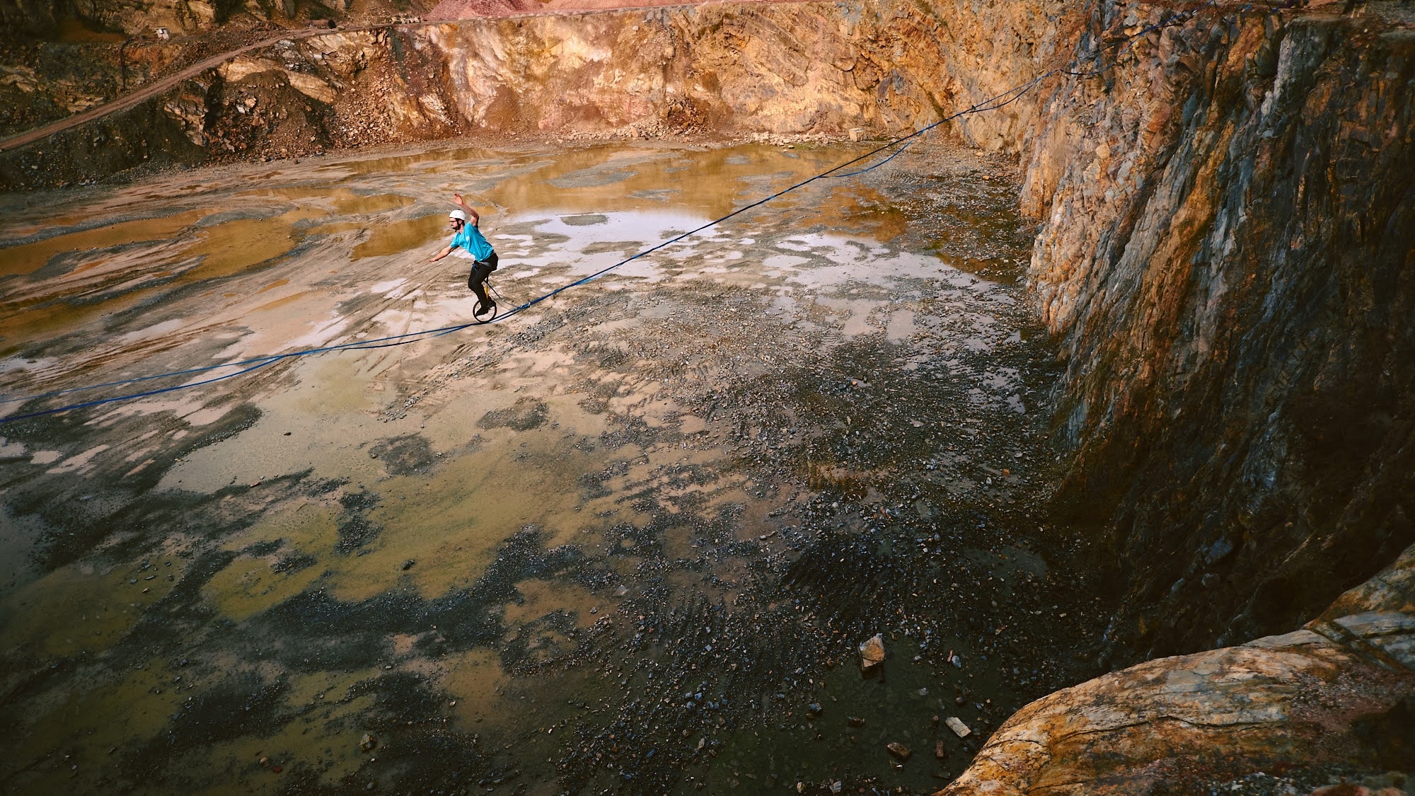 In het hoofd van highliner Jef Cox: ‘Als je met adrenaline in je lijf ...
