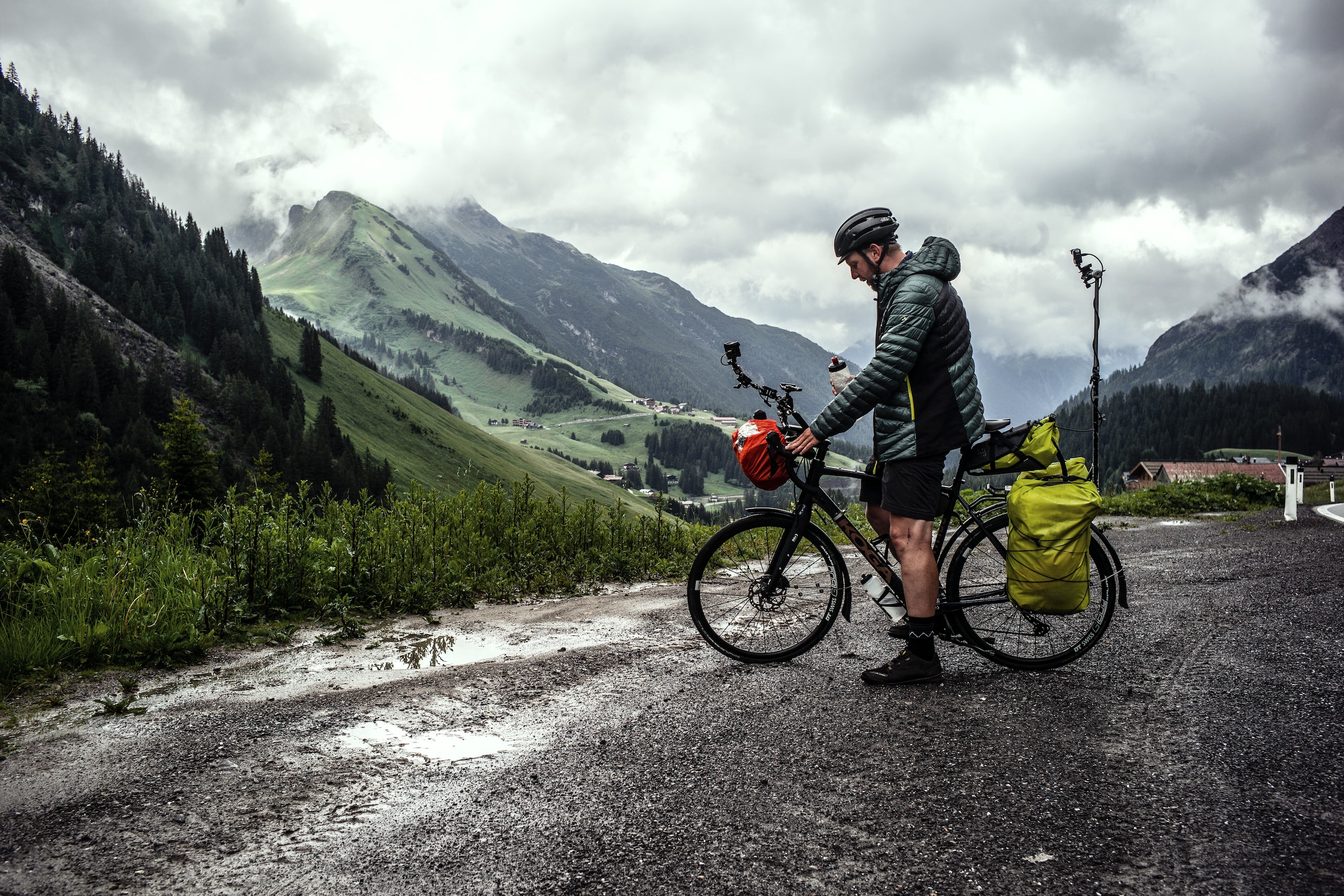 ‘Ik heb me nooit onveilig gevoeld tijdens mijn fietsreis van Pamplona ...
