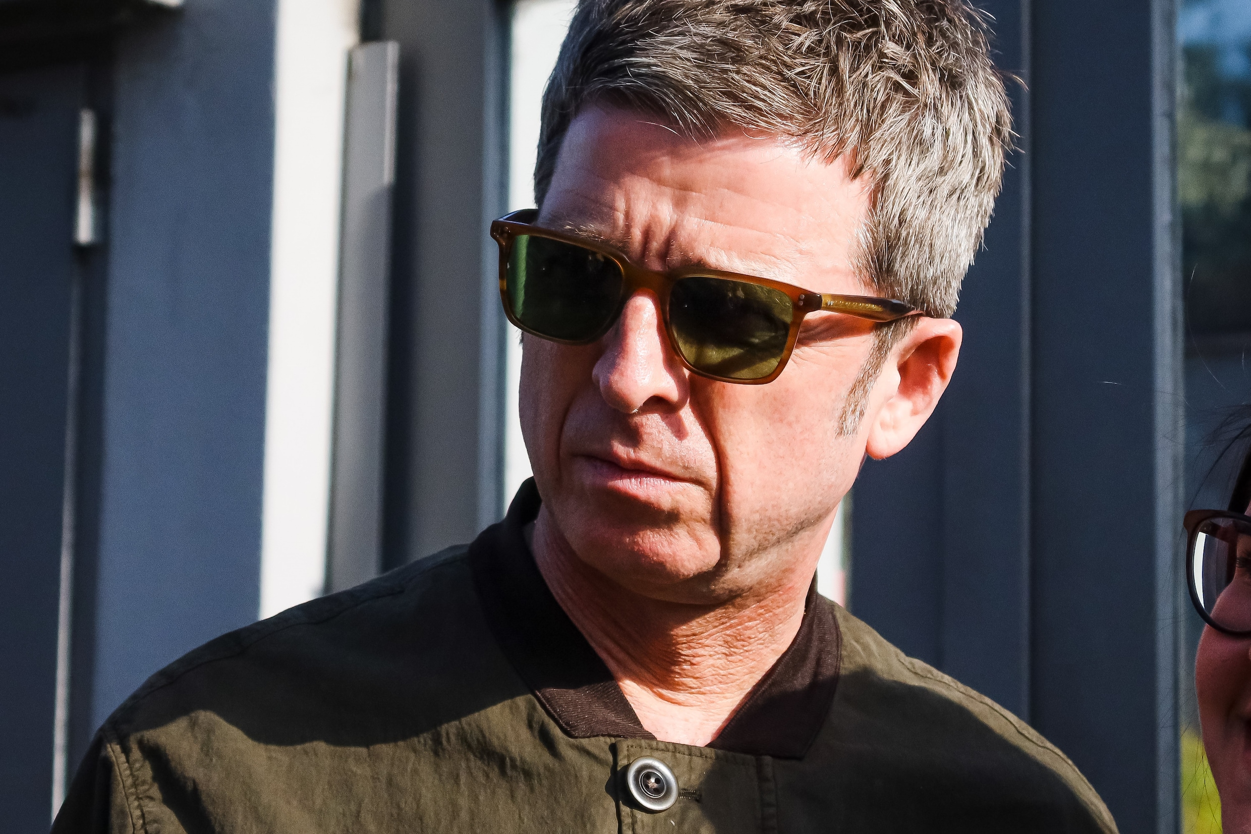 Noel Gallagher: ‘De slinkende platenverkoop is de schuld van ‘Friends ...