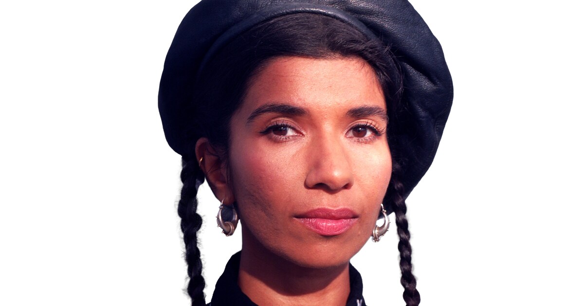 Nabihah Iqbal: ‘Een raar gevoel is dat, tegen je wil vastgehouden ...