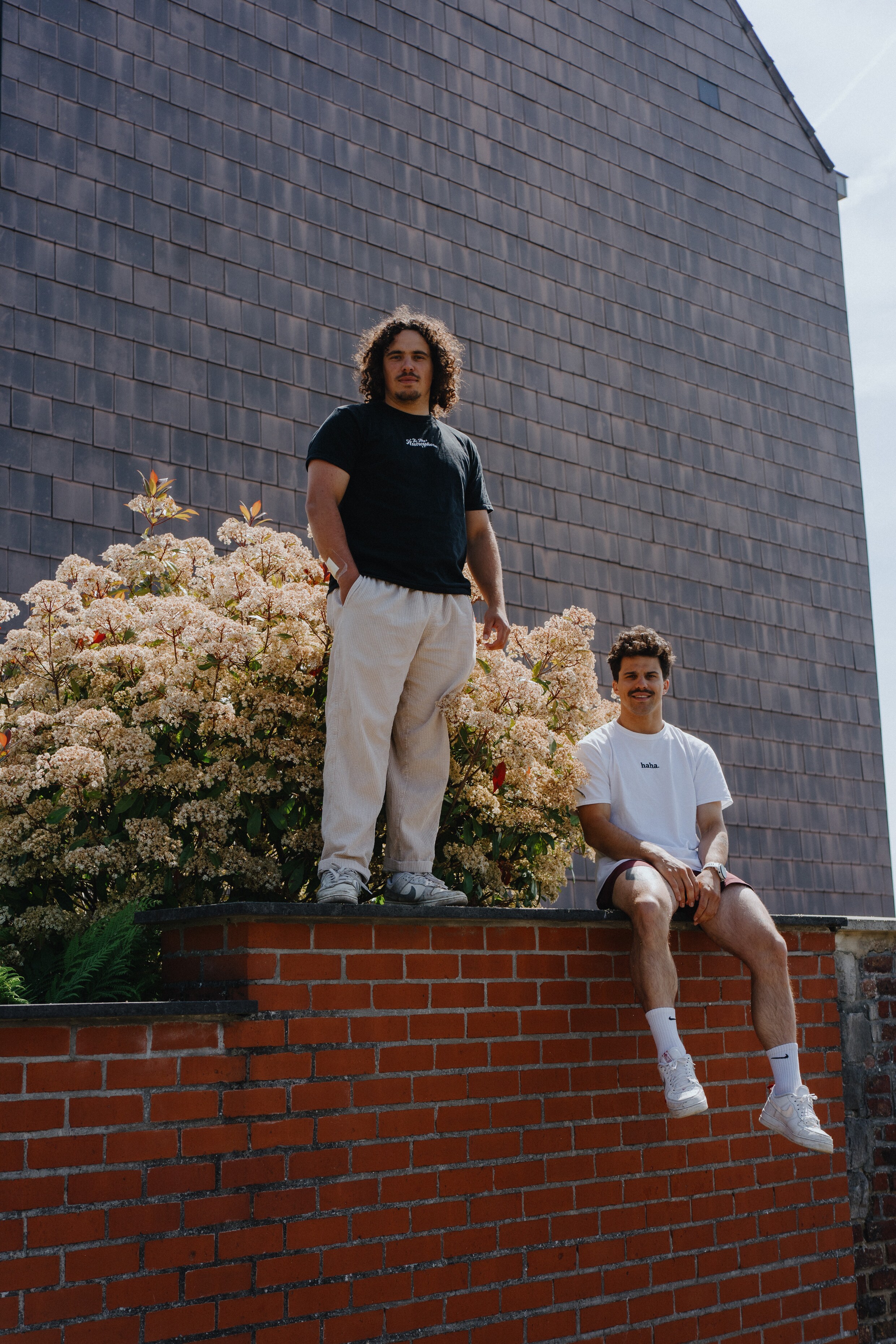 Average Rob en Arno The Kid: ‘Ik heb iemand nodig die achter mijn veren ...