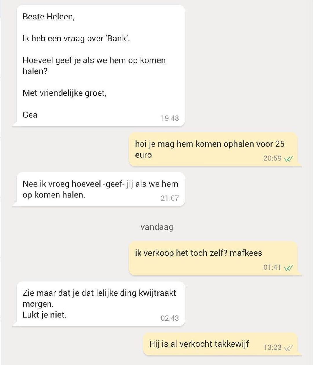 ‘Als je echt een bolle dikzak bent, pas je maar met twee op de bank ...