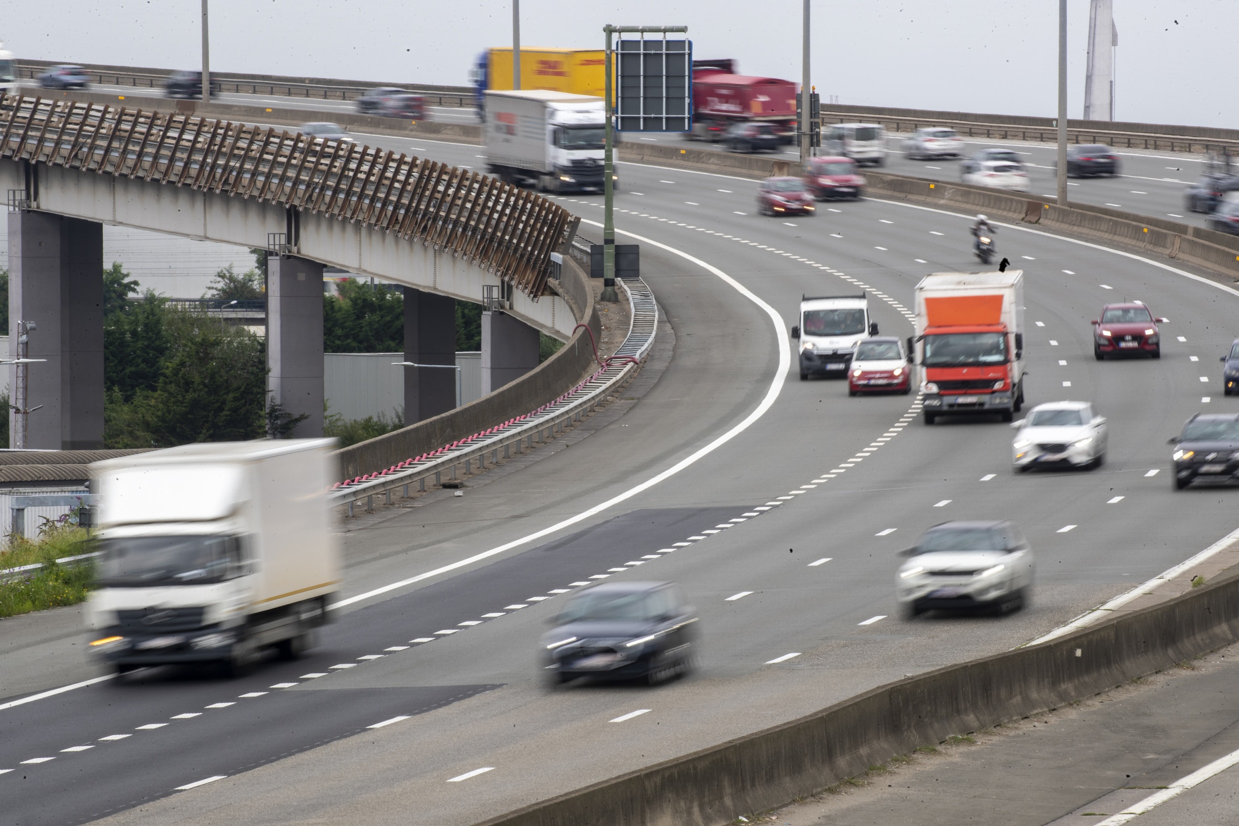 Nieuwe auto’s geven een signaal bij te snel rijden: hoe werkt dat ...