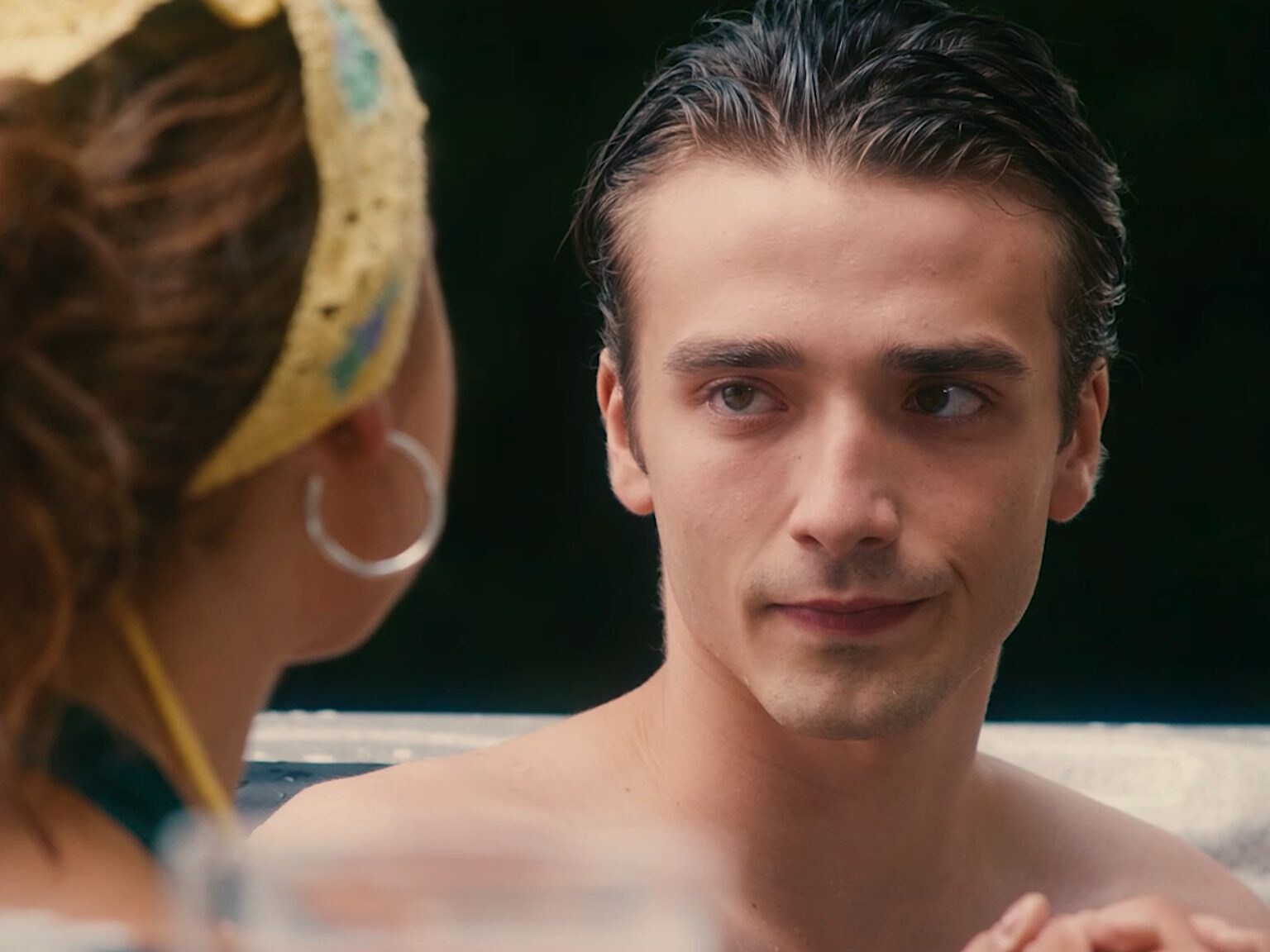 Vanavond op televisie: een natte Aaron Blommaert, een geheimzinnige Robert De Niro en de ...