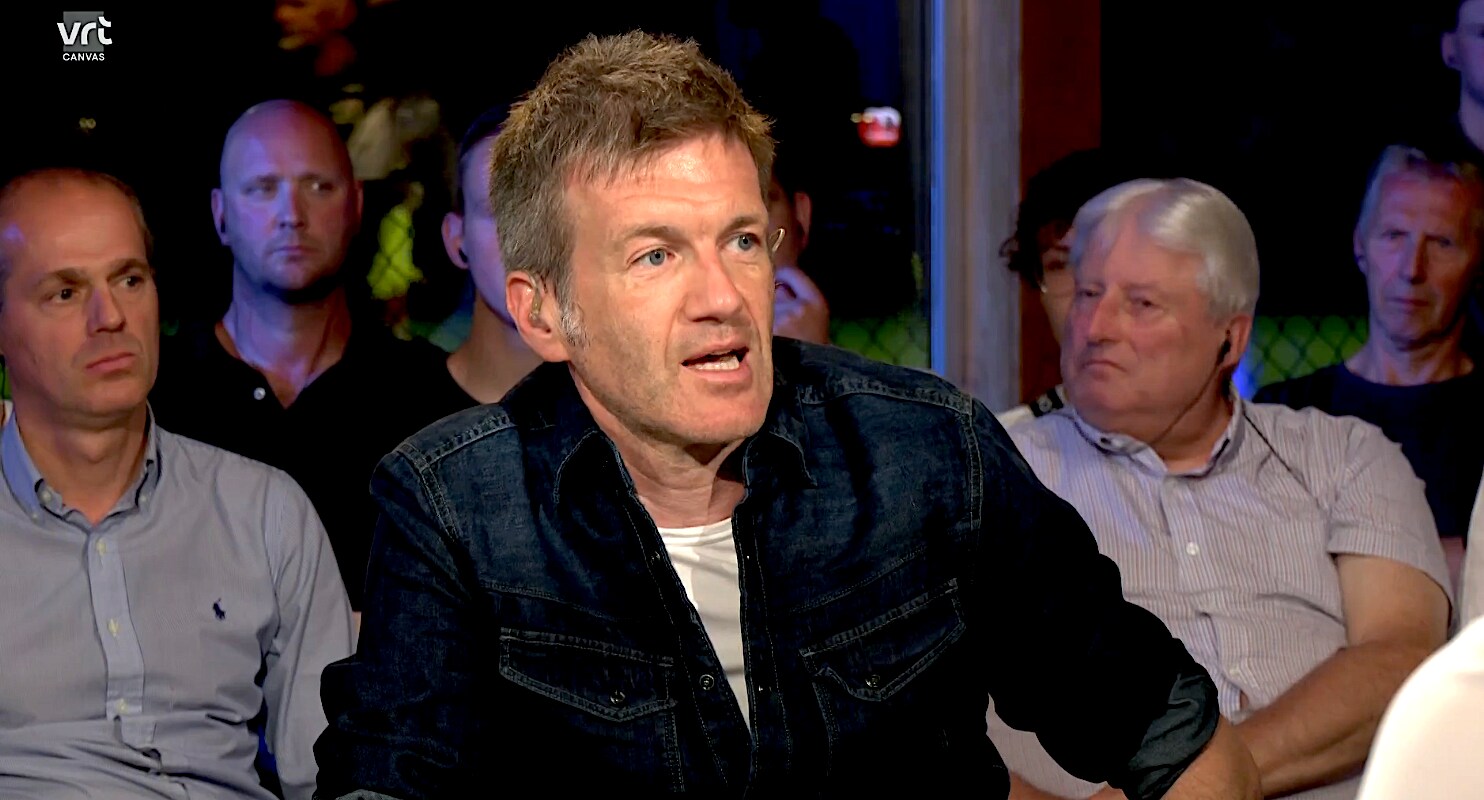 Eén keer was een vallend glas te horen, maar dat was het zowat qua ...