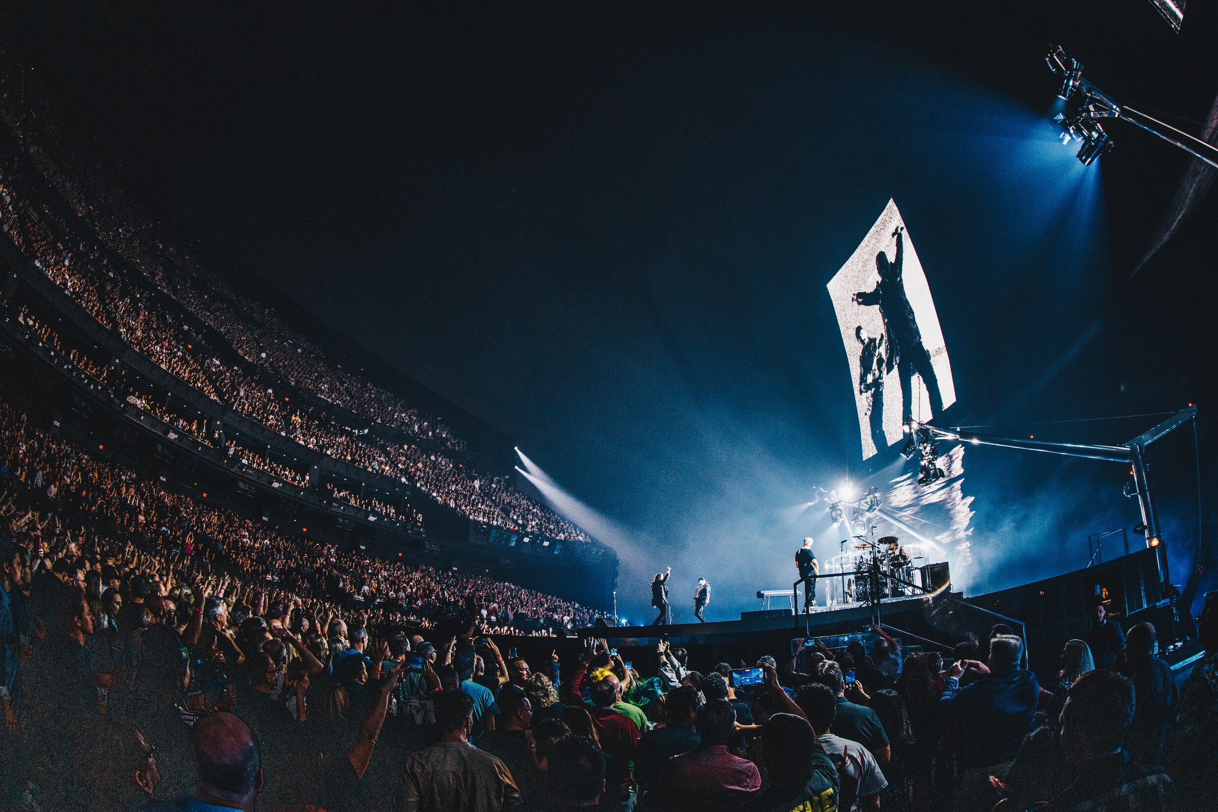 Bono uitlachen en foutloos drummen: zo ging het eerste concert van U2 ...