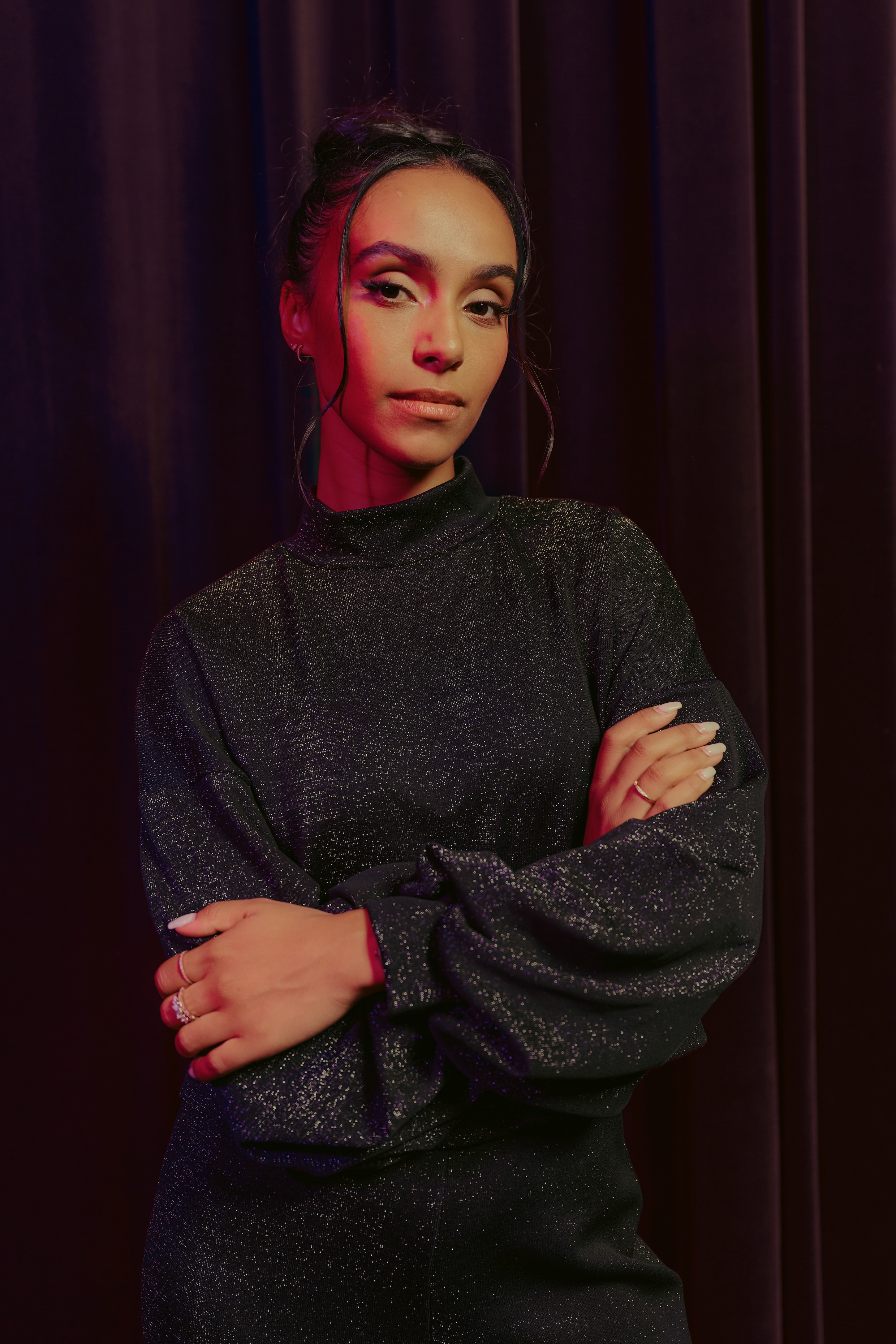 Presentatrice en actrice Nora Gharib: ‘Een leefloon stelt niks voor ...