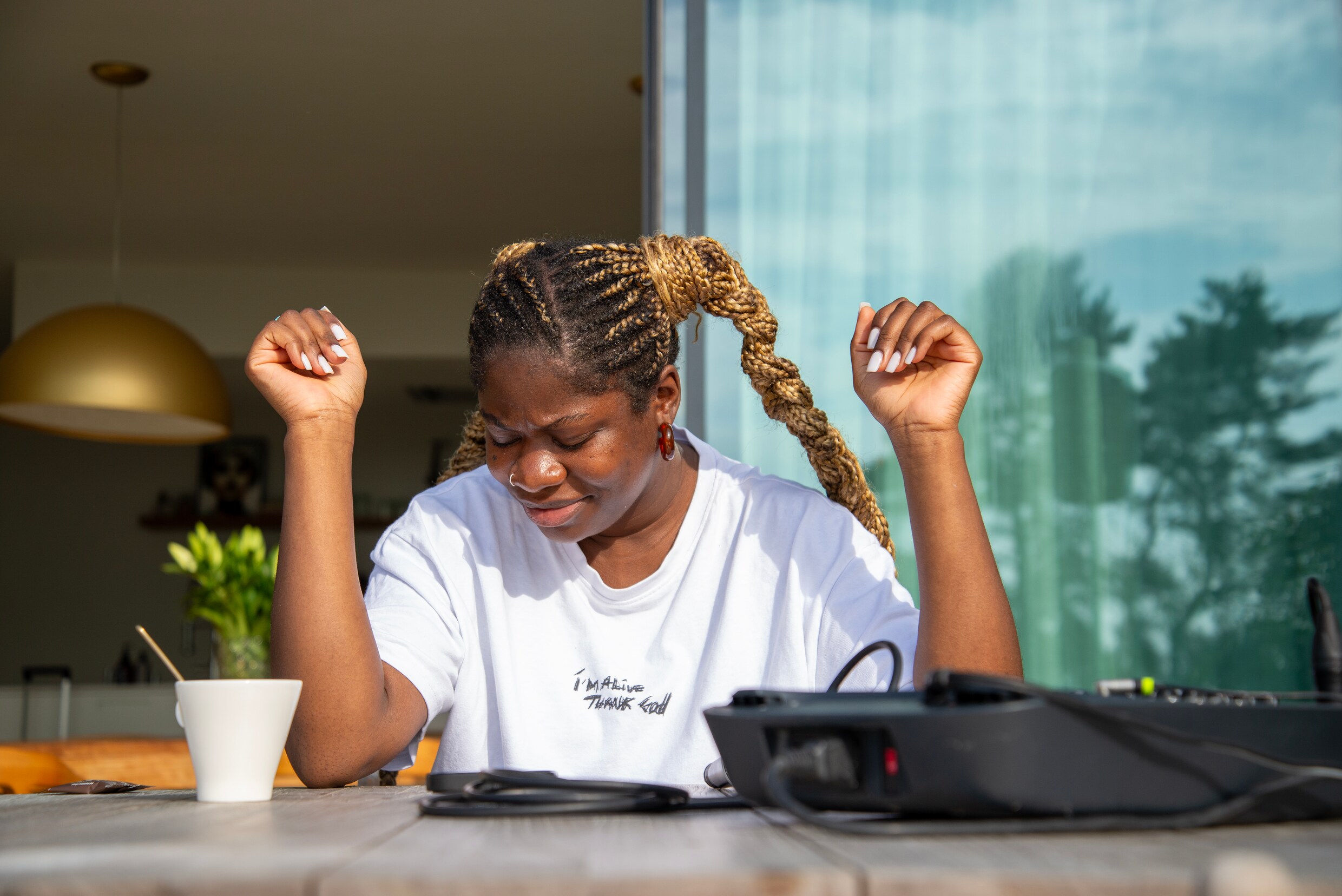 Coely in 'Het Huis': ze is real, maar bovenal mooi ★★★½☆ | Humo: The ...