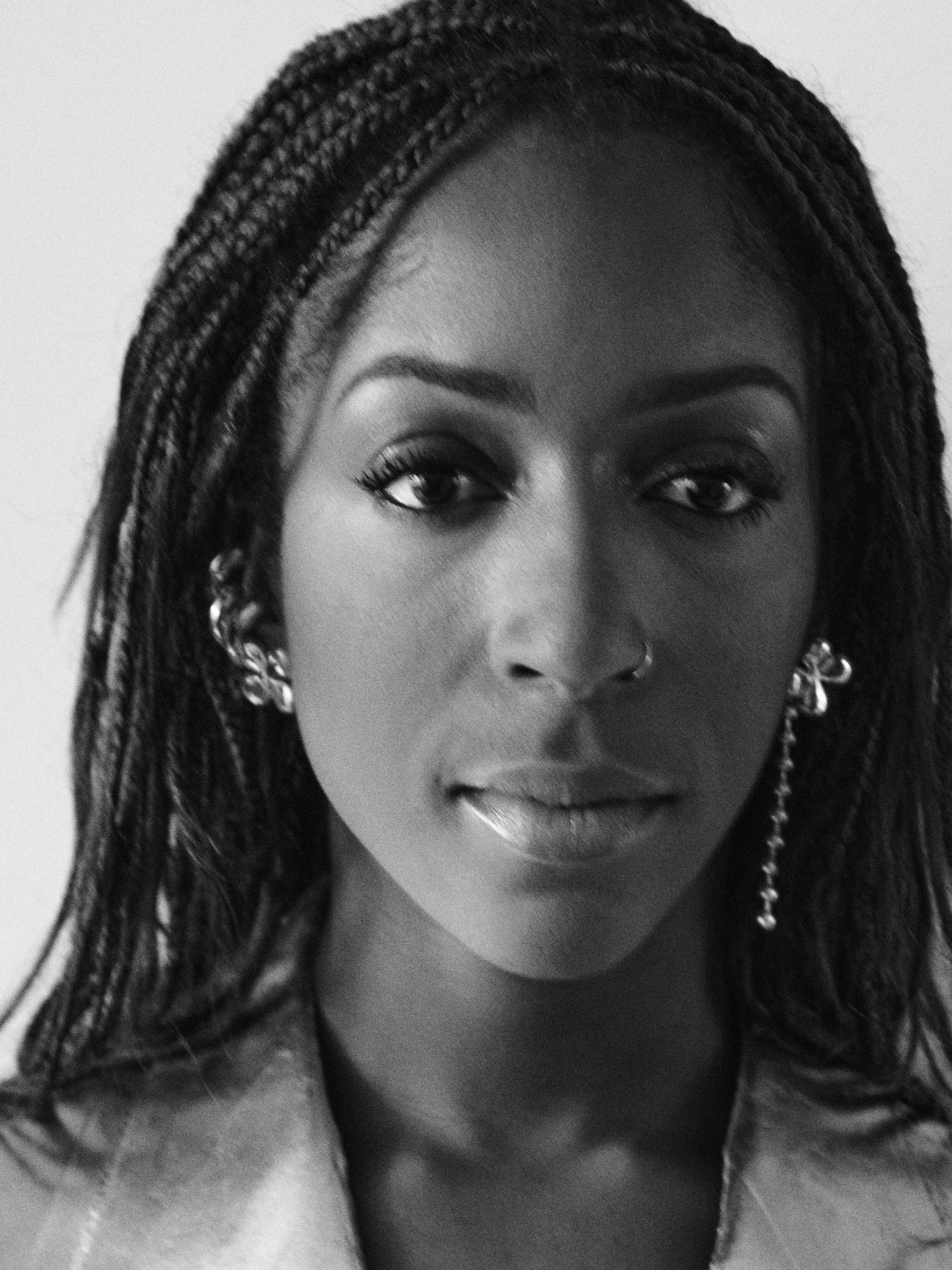 Charlotte Adigéry in 'Alleen elvis blijft bestaan': ‘Het enige dat ik ...