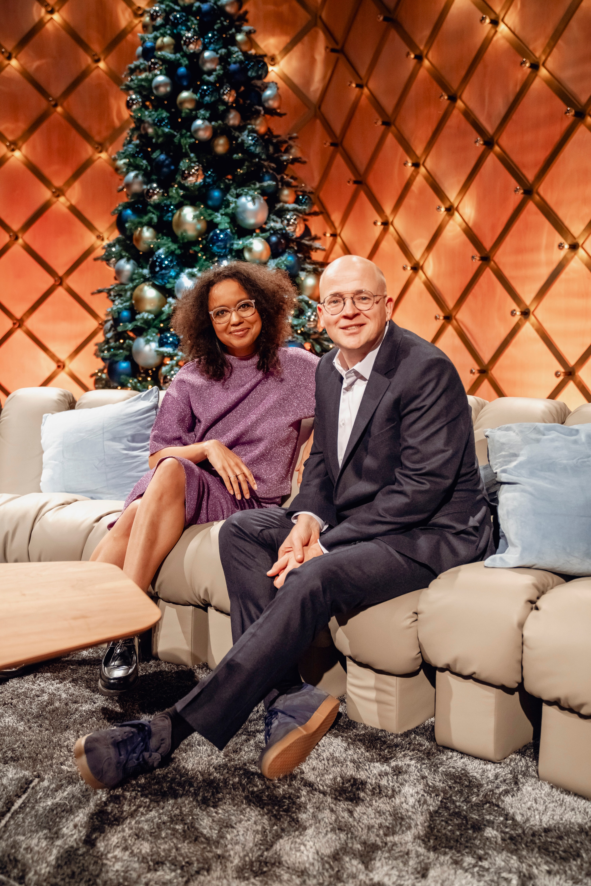 Achter de schermen van ‘Vrede op aarde’: ‘Dit is ambachtelijke tv, zoals ook Bart De Pauw en Tom ...