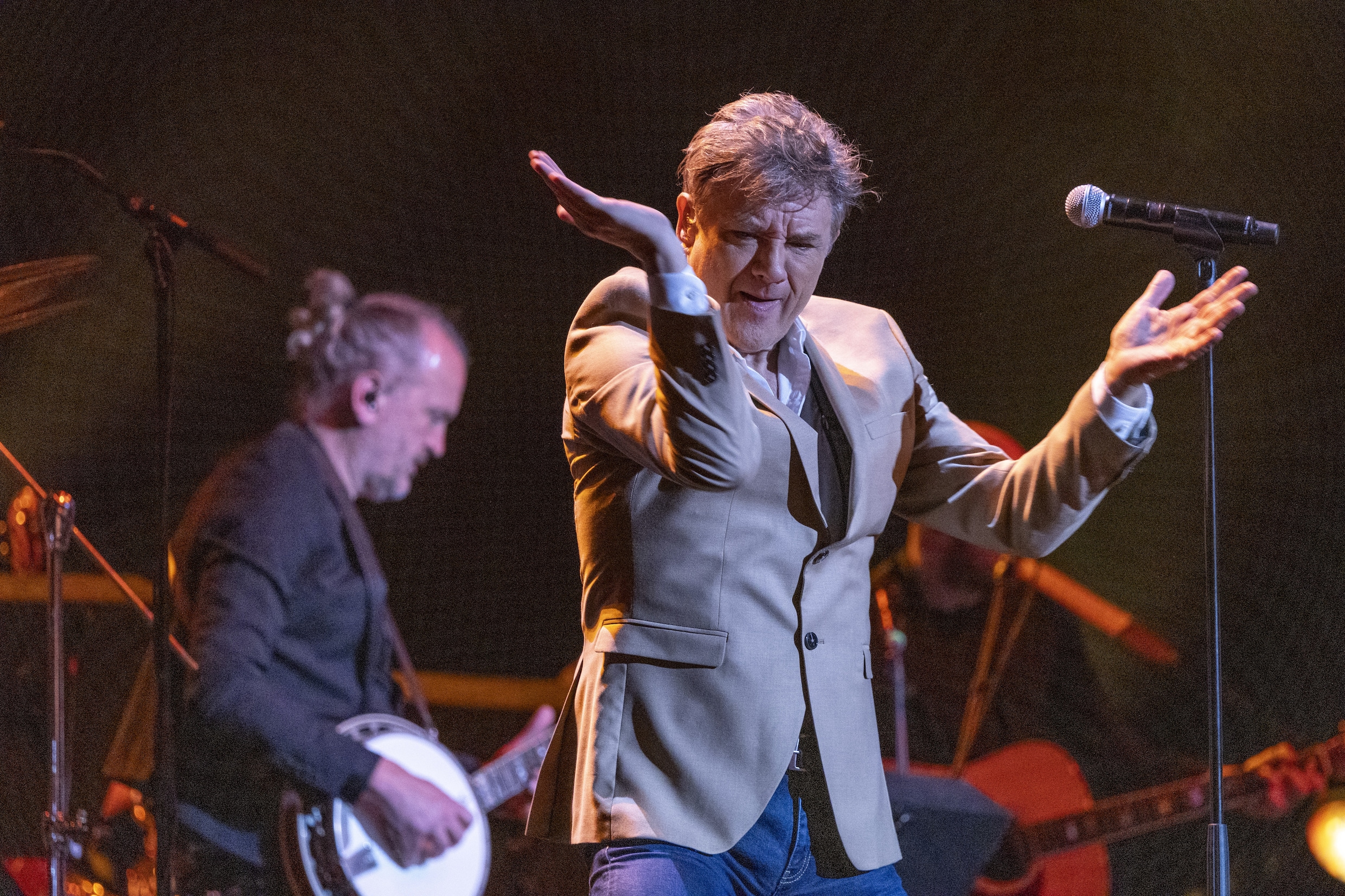 Nona en Winnie, de dochters van Bart Peeters: ‘Ik heb meegewerkt aan ...